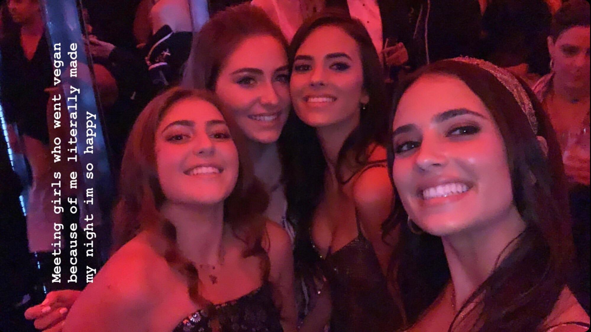 Meeting girls | Scrolller