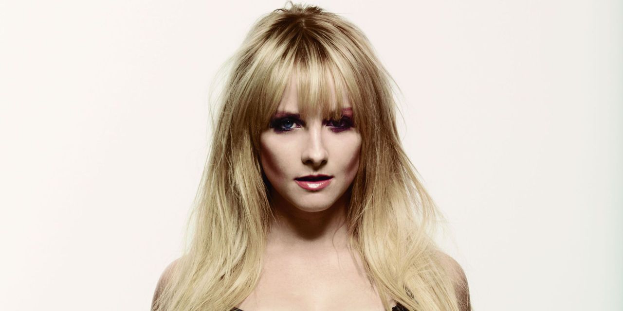 Melissa Rauch Scrolller