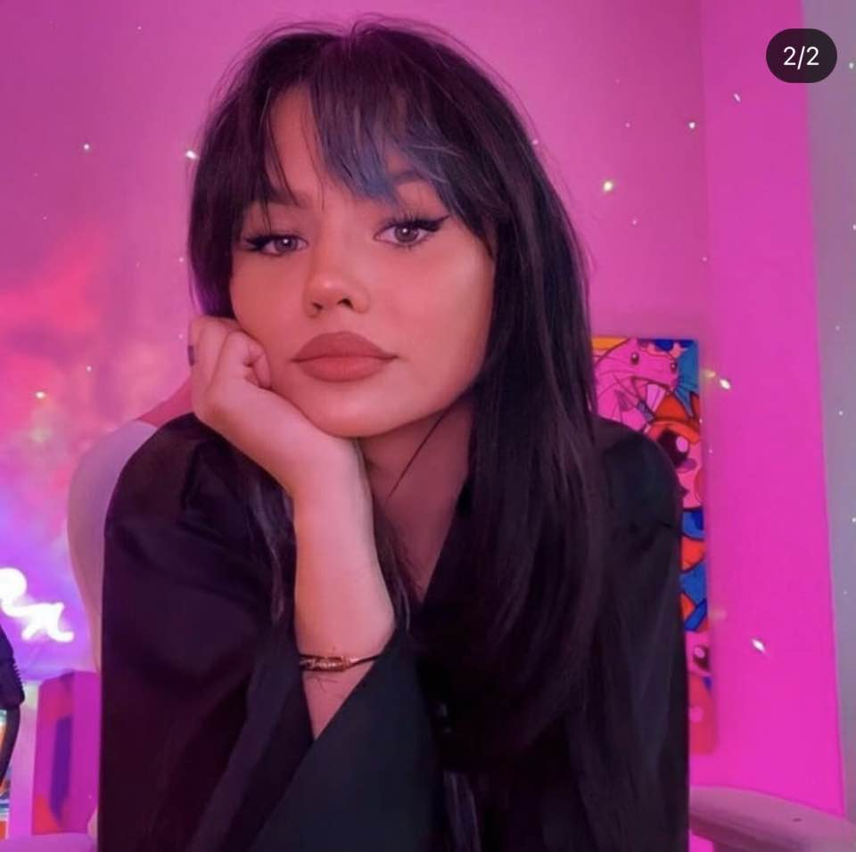 Message me | Scrolller