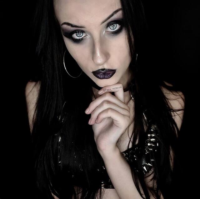 Mia Nemesis | Scrolller