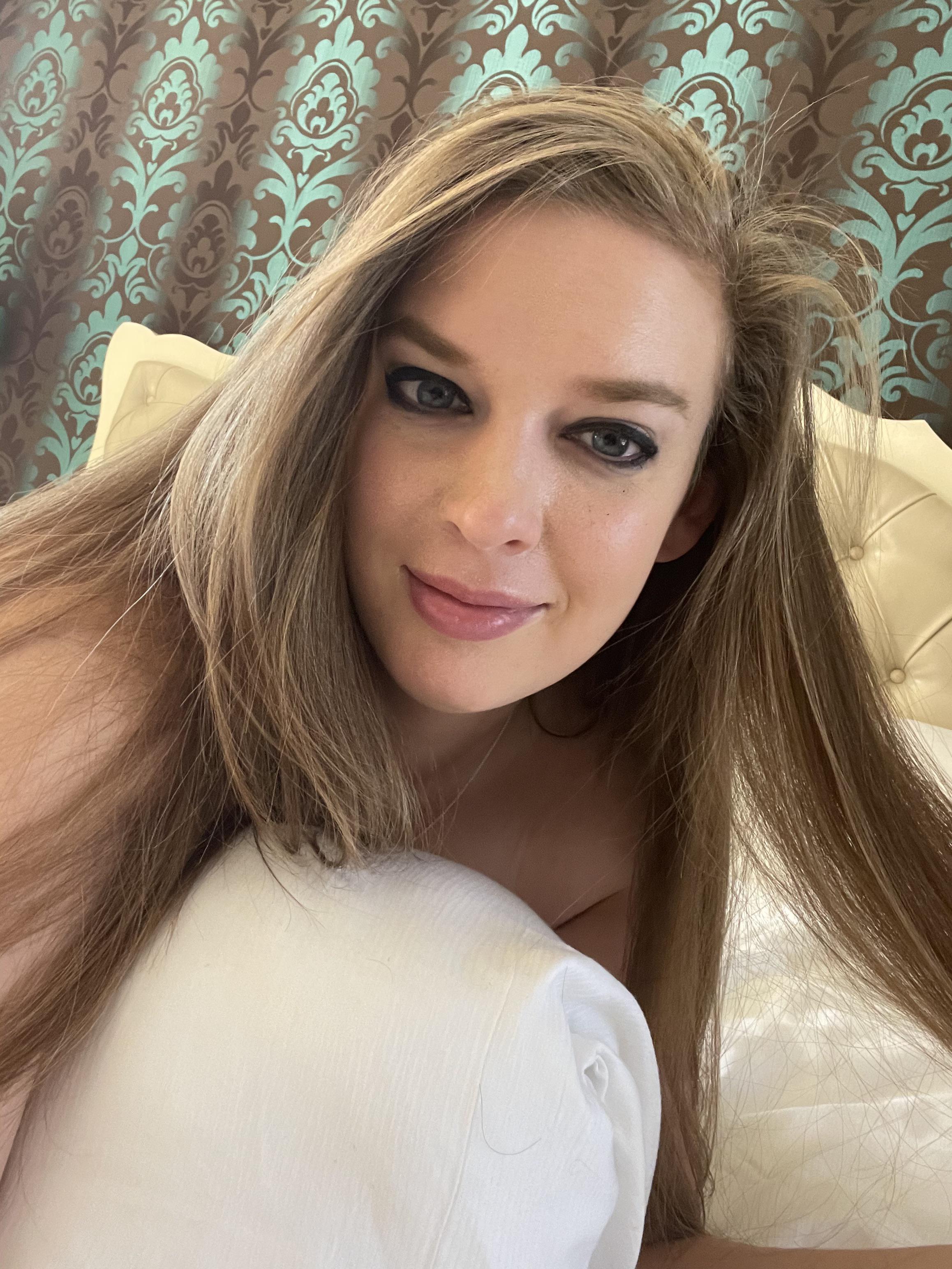 Midwest Mom Selfie! ️ | Scrolller