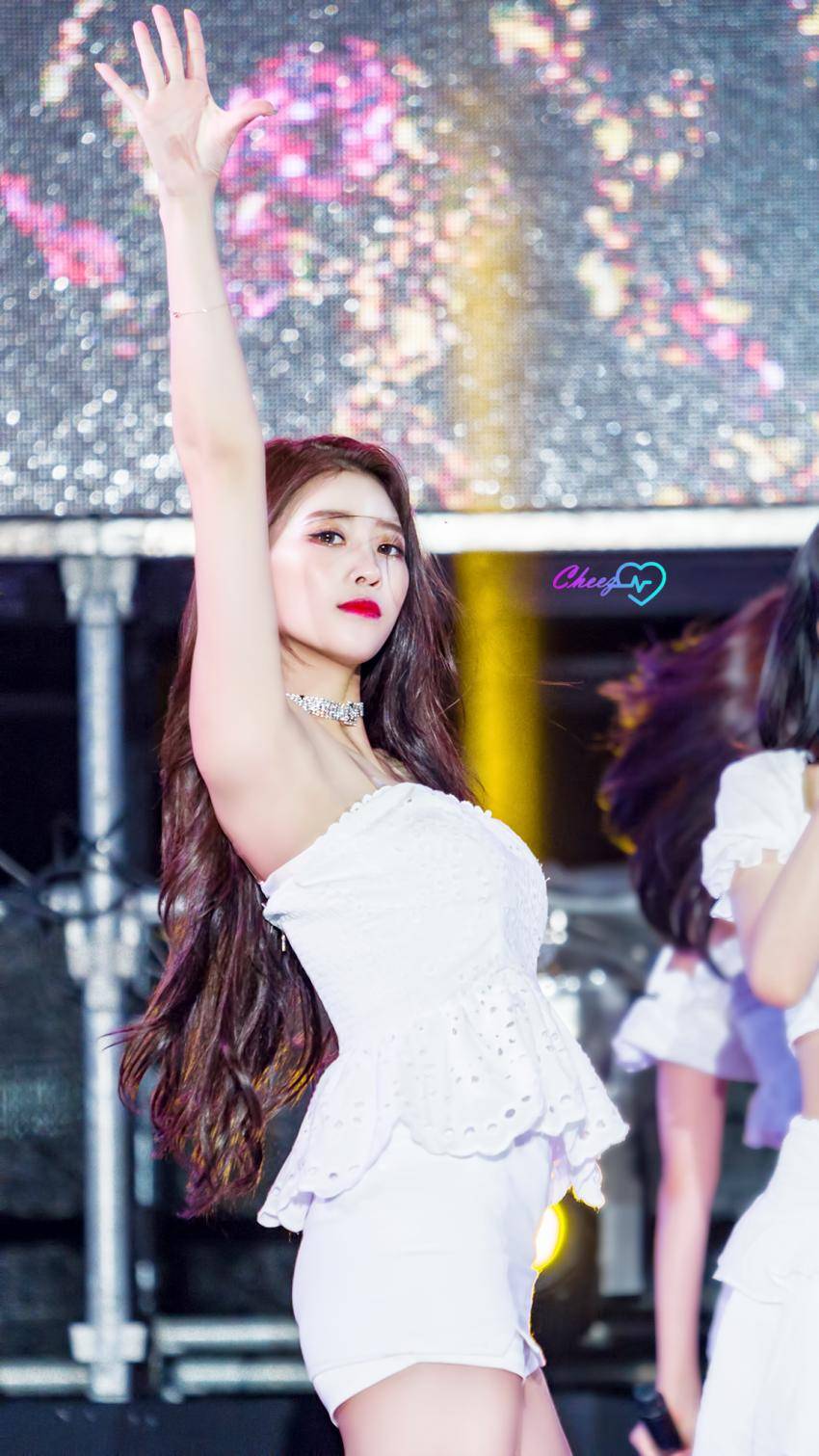 Mijoo Reach | Scrolller
