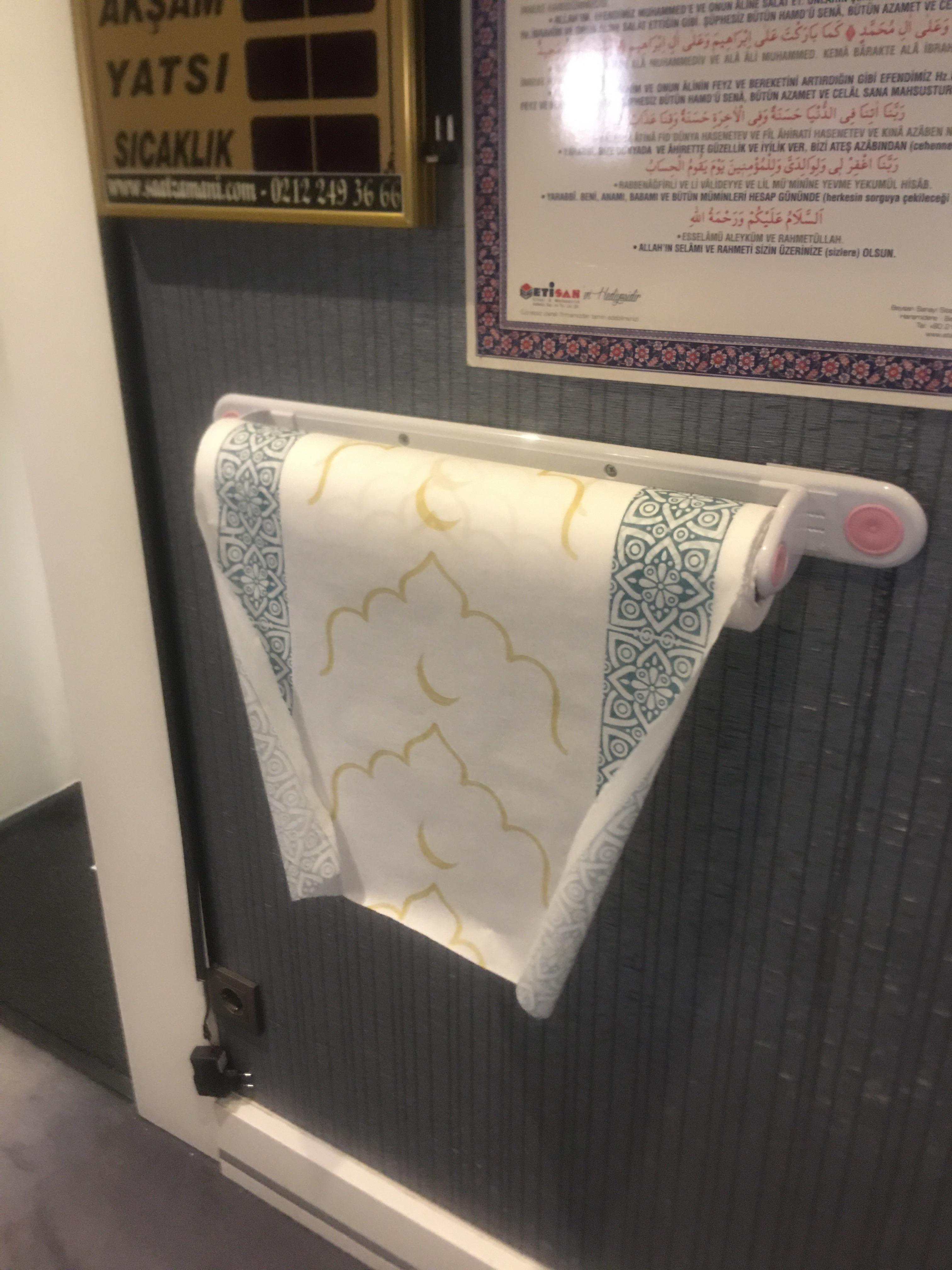 Mildly interesting: Masjid in Istanbul has disposable musallah’s because of COVID. | Scrolller