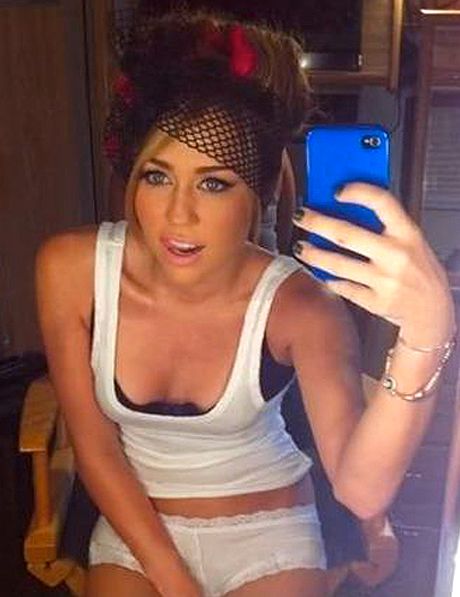 Miley Cyrus twitpic cleavage | Scrolller