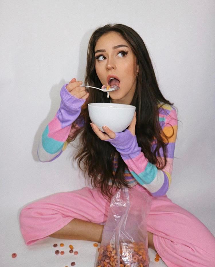 „Milk“ | Scrolller