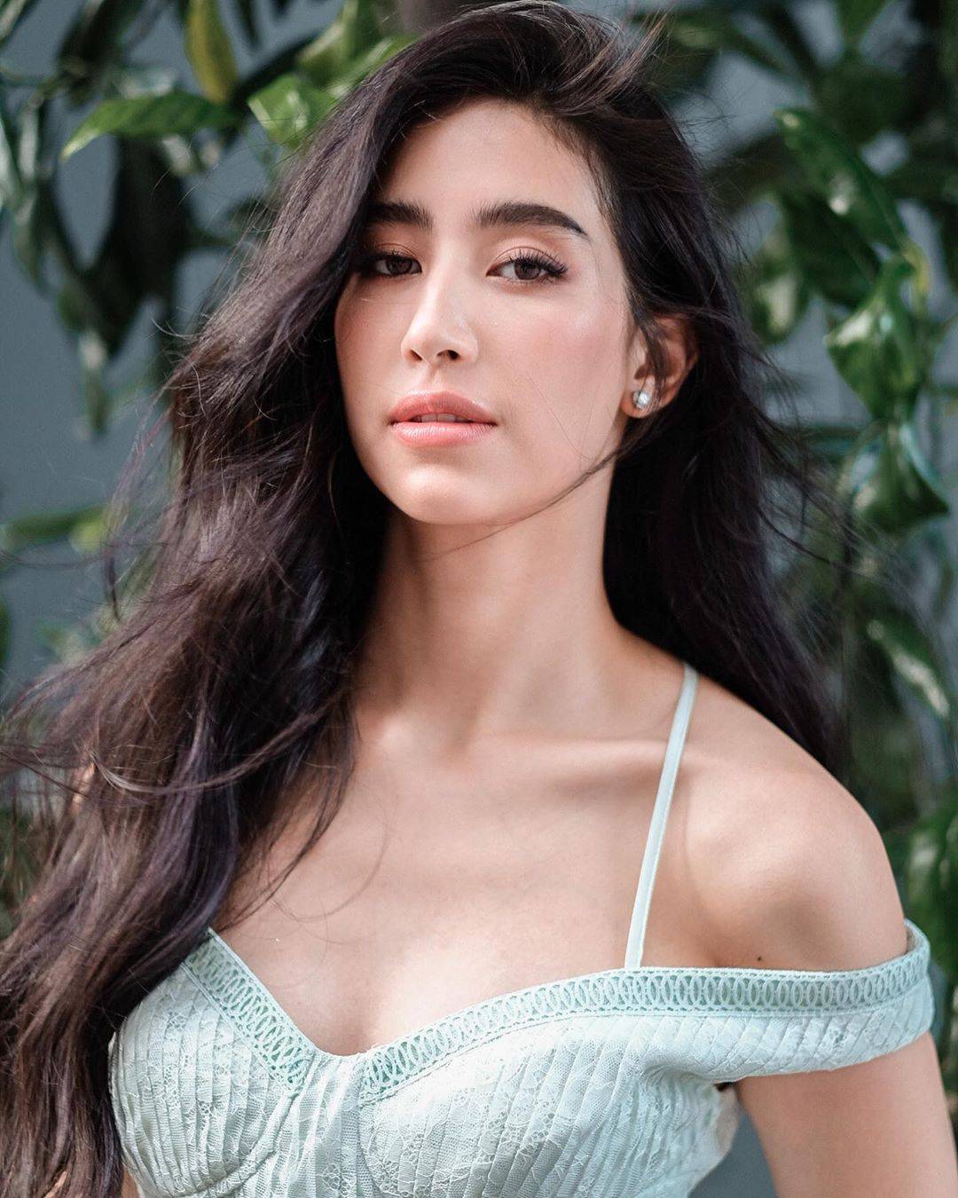 Mint Chalida | Scrolller