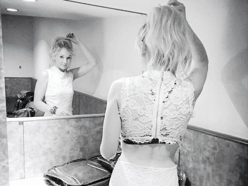 Mirror reflection in B&W. | Scrolller