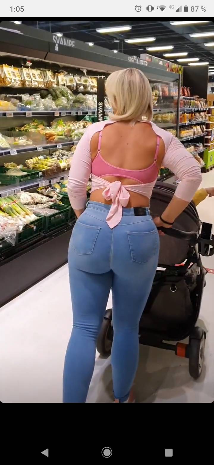 Mmmm 🍑 | Scrolller