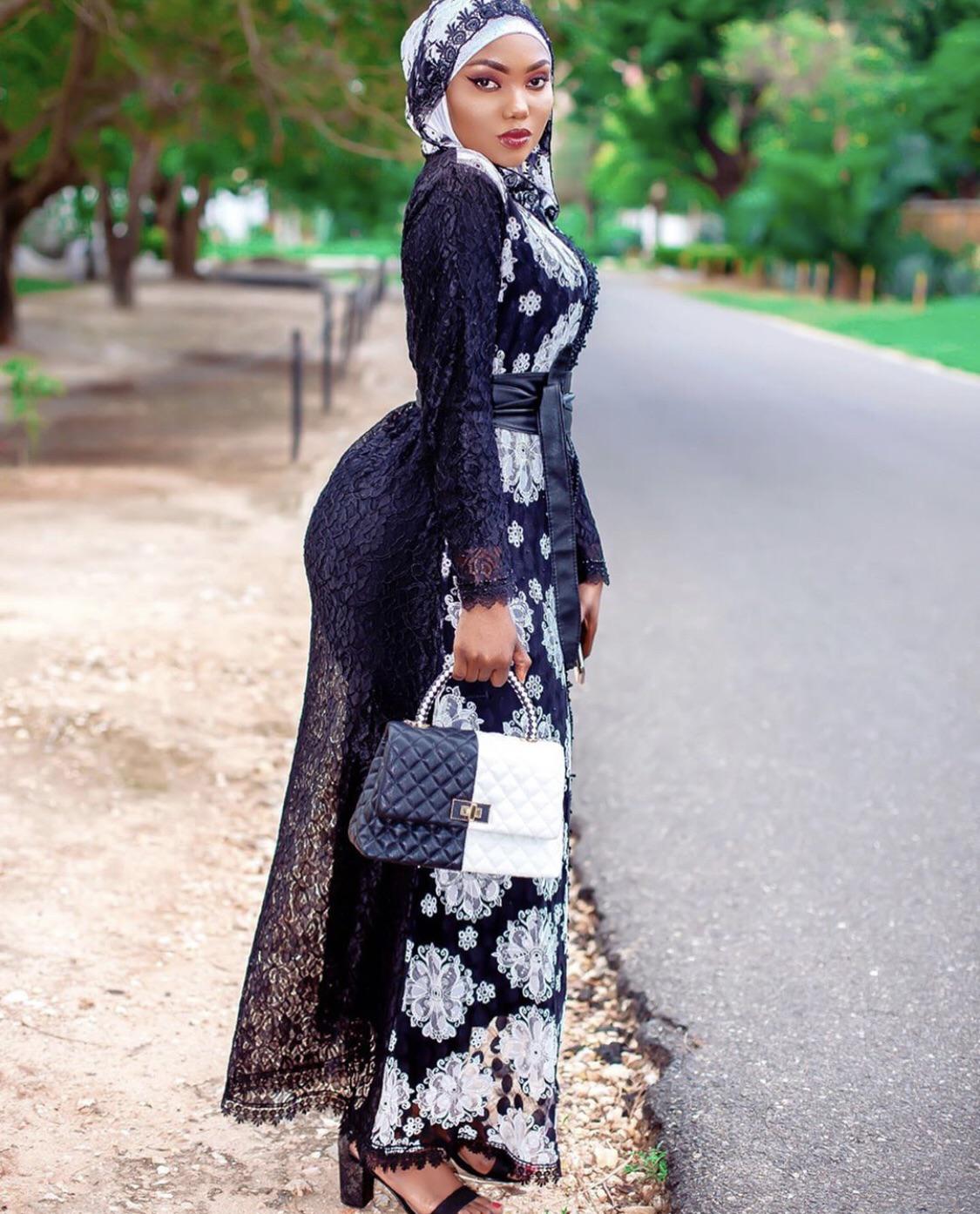 Modest and thick | Scrolller