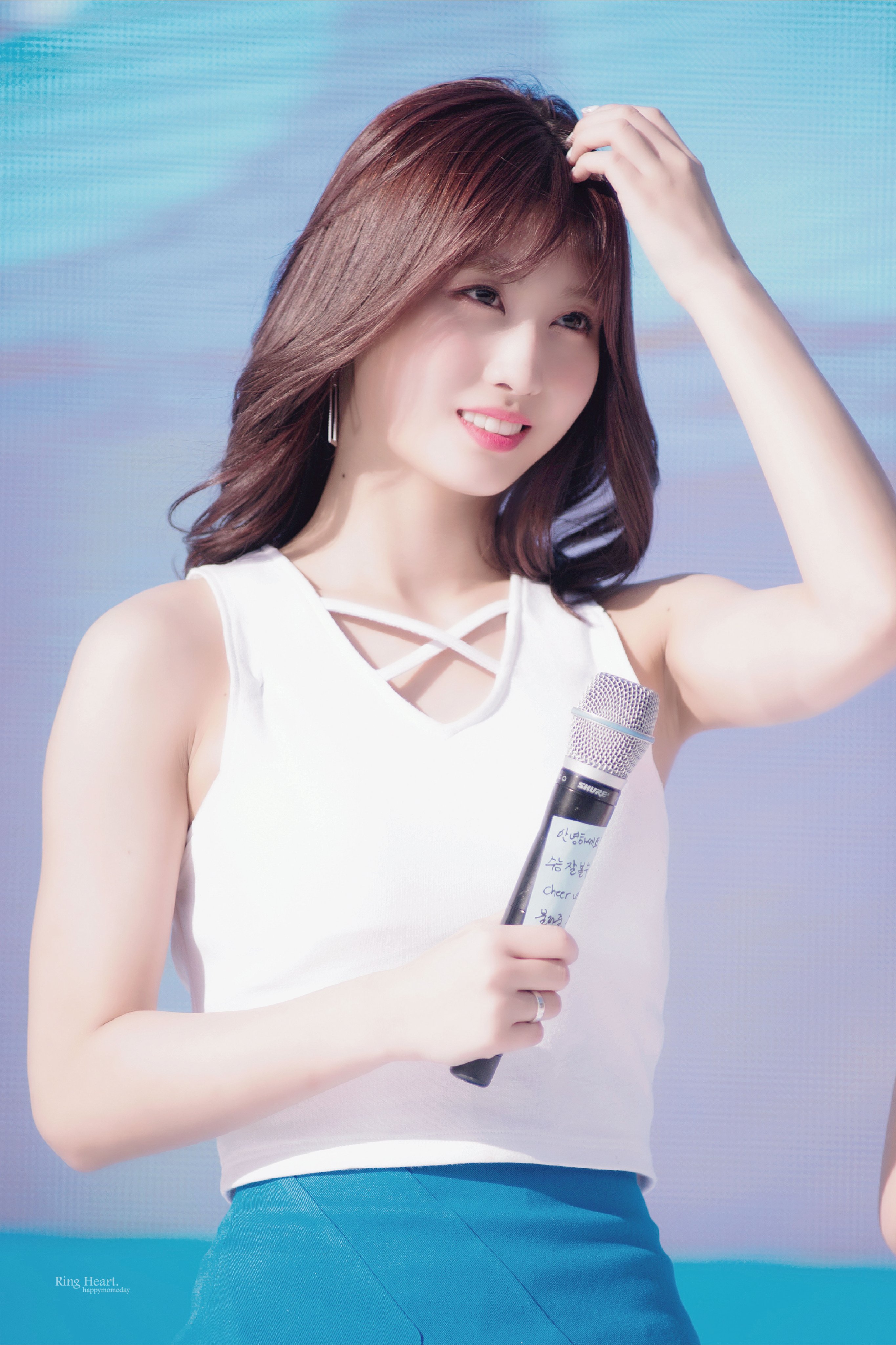 Momo Scrolller