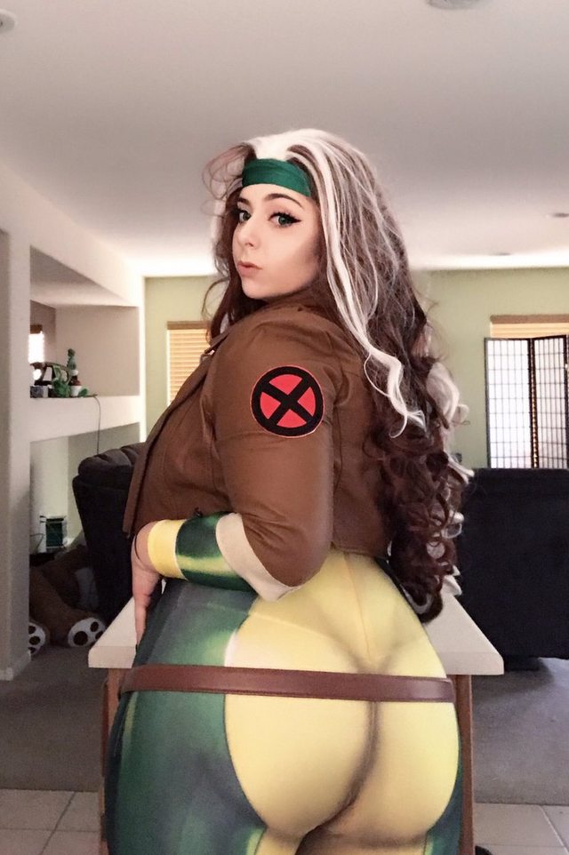 Momokun as Rogue | Scrolller