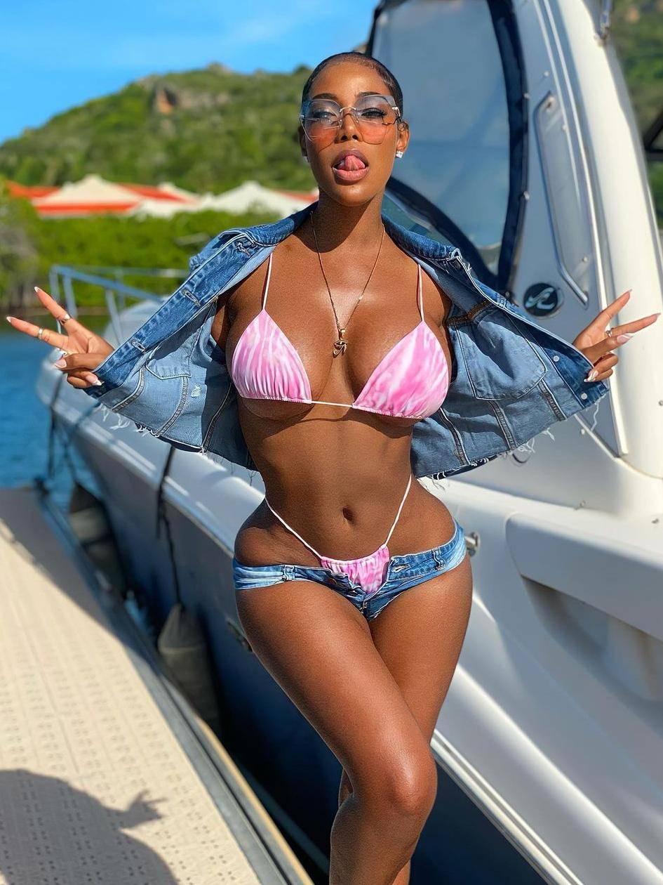 Monifa Jansen | Scrolller