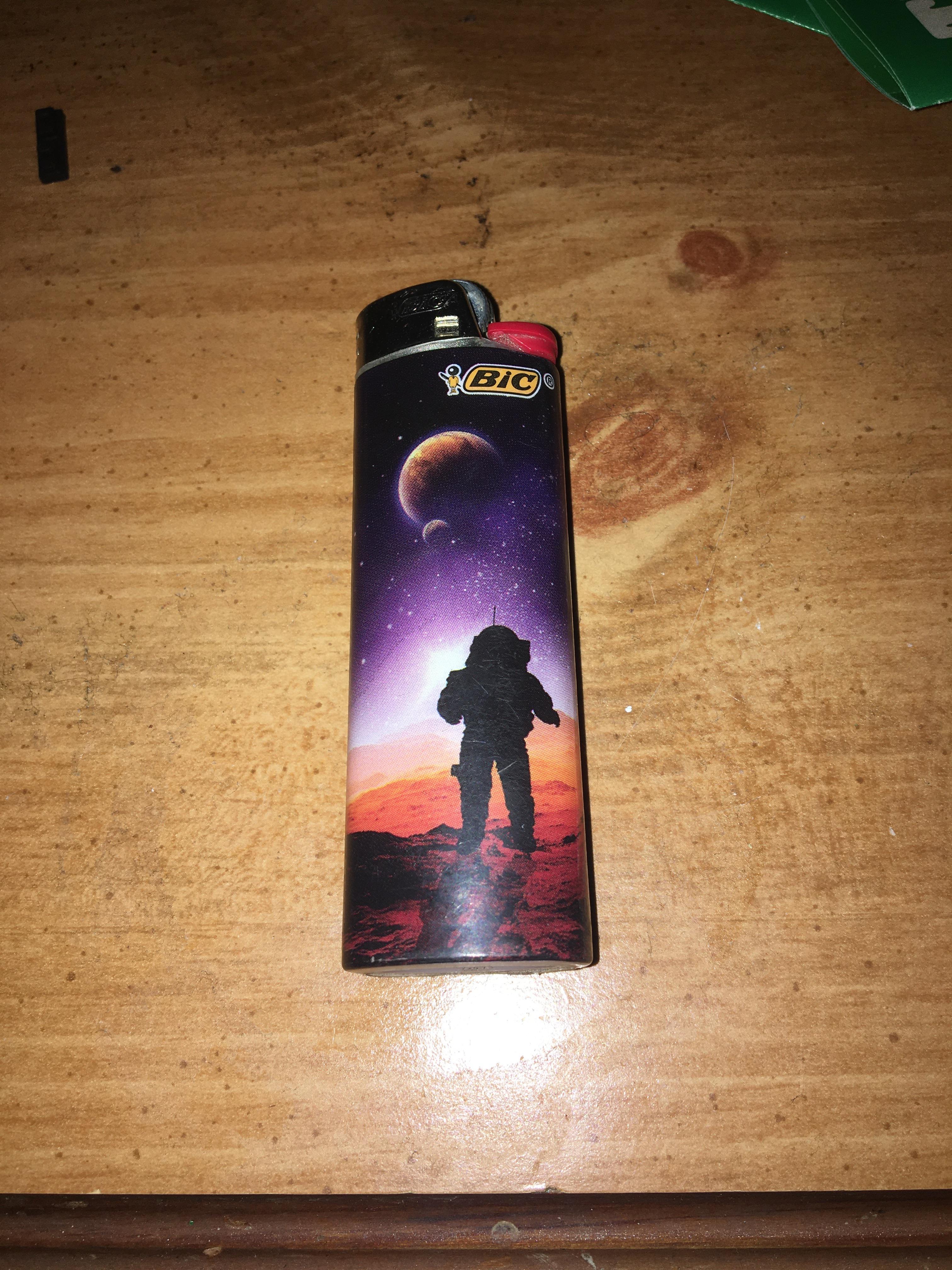 Moon landing bic | Scrolller