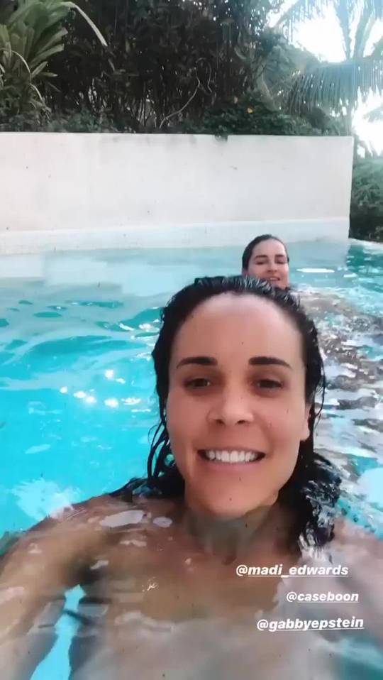 More Skinny Dipping Scrolller