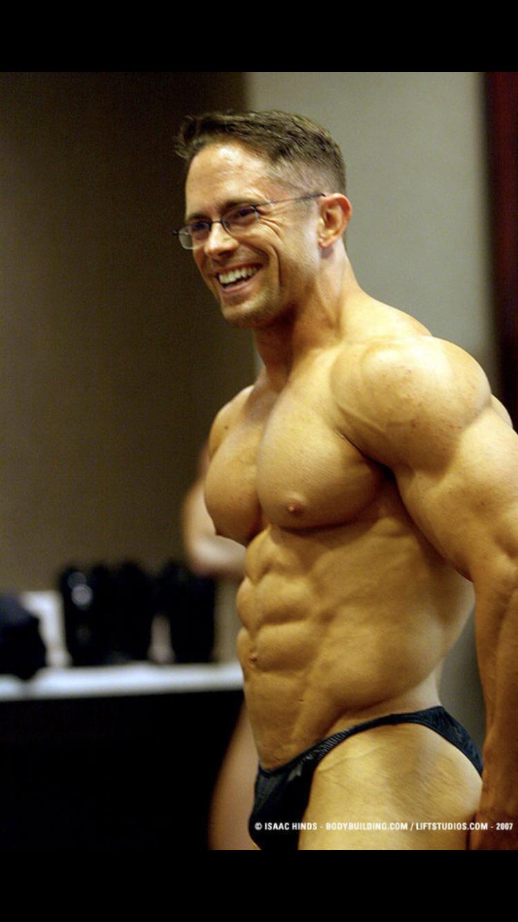 Muscle hunk Victor Prisk | Scrolller