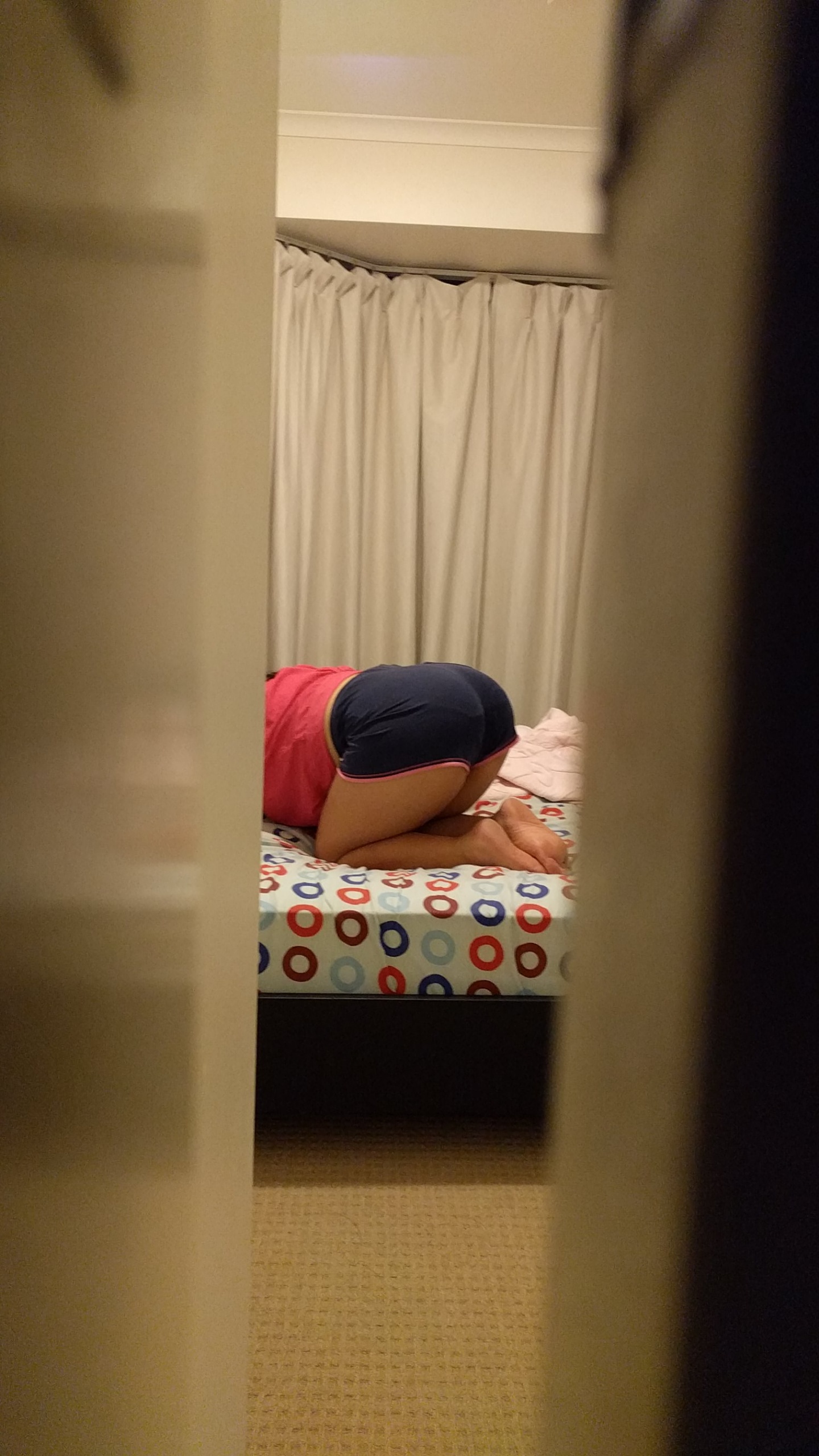 Must be getting ready for doggy-style tonight. My housemate's gf. | Scrolller