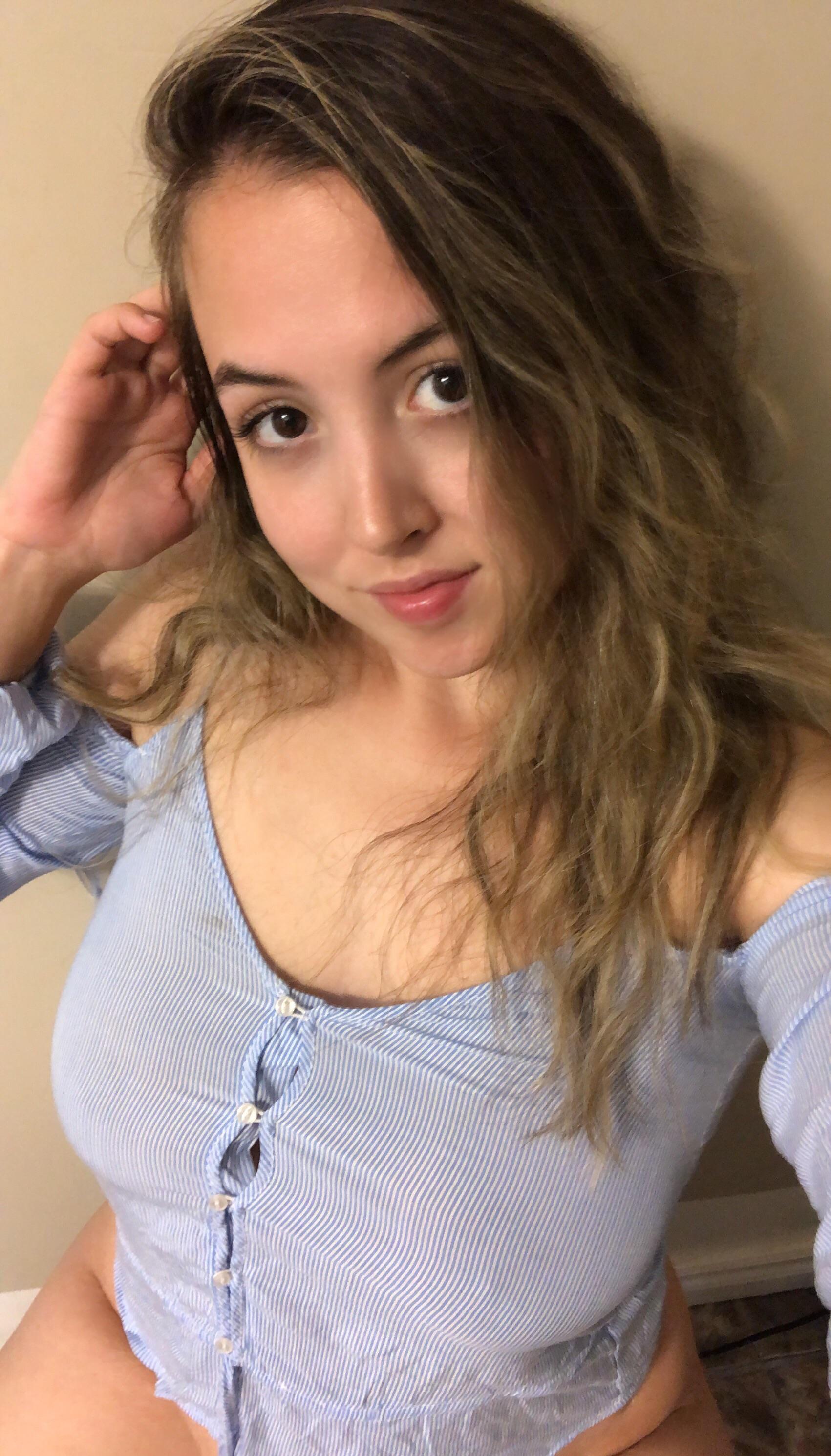 My buttons are trying very hard to keep it together [F] | Scrolller