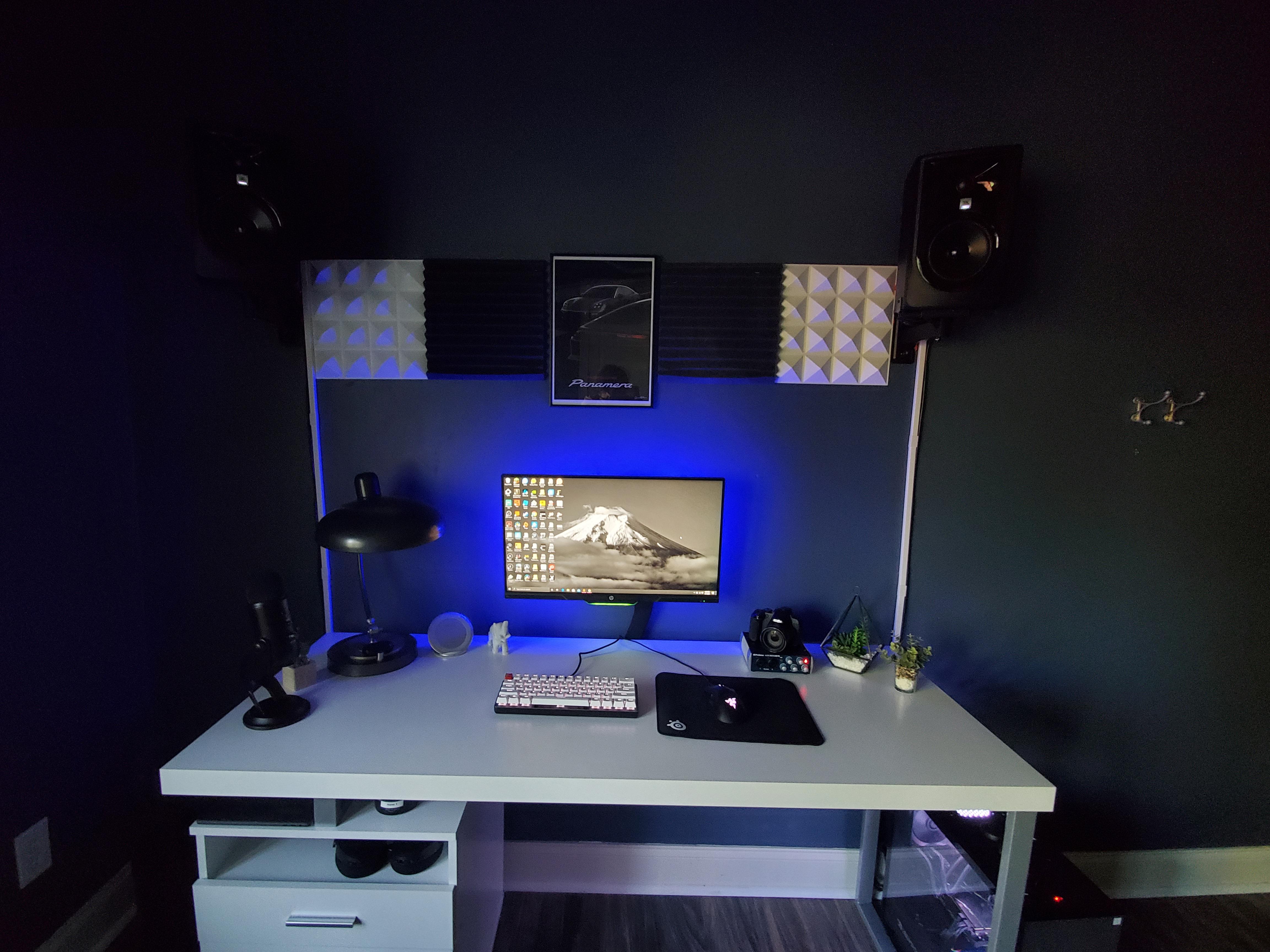 Discover more like Gamingsetups: My clean and minimalistic setup for gaming and video editing ...