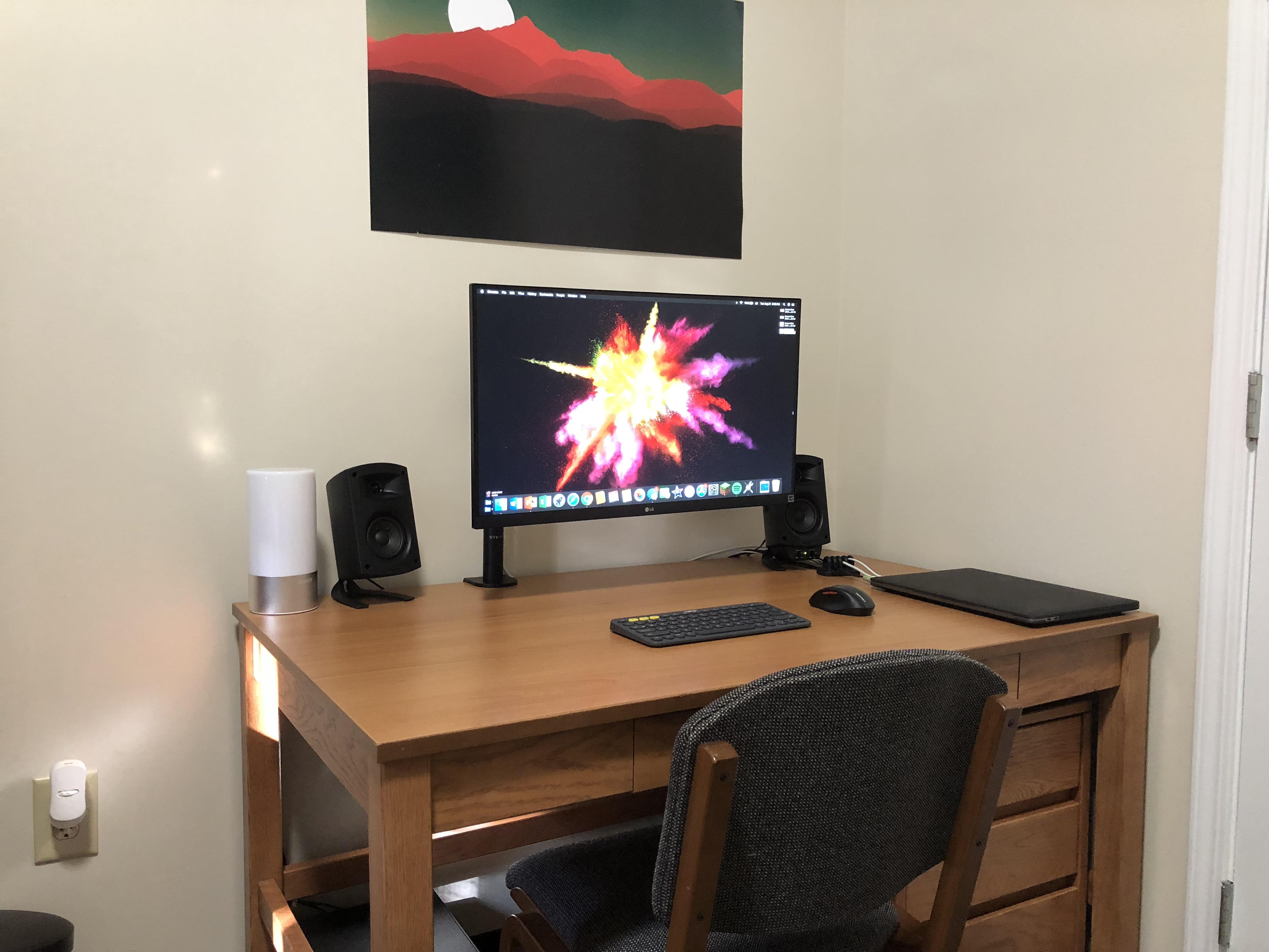 My College Dorm Setup | Scrolller