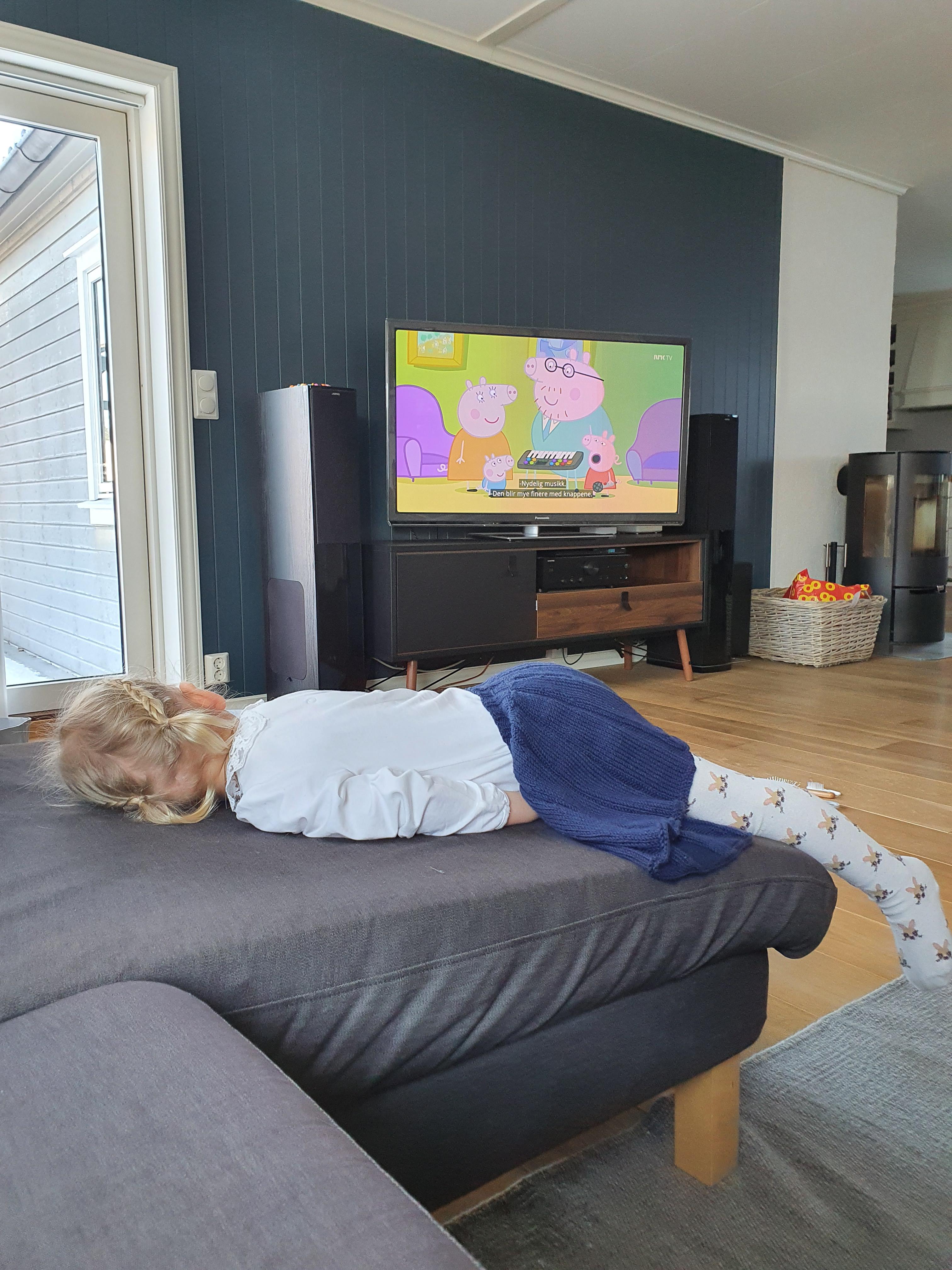 My daughter watching Peppa Pig, in an interesting way | Scrolller
