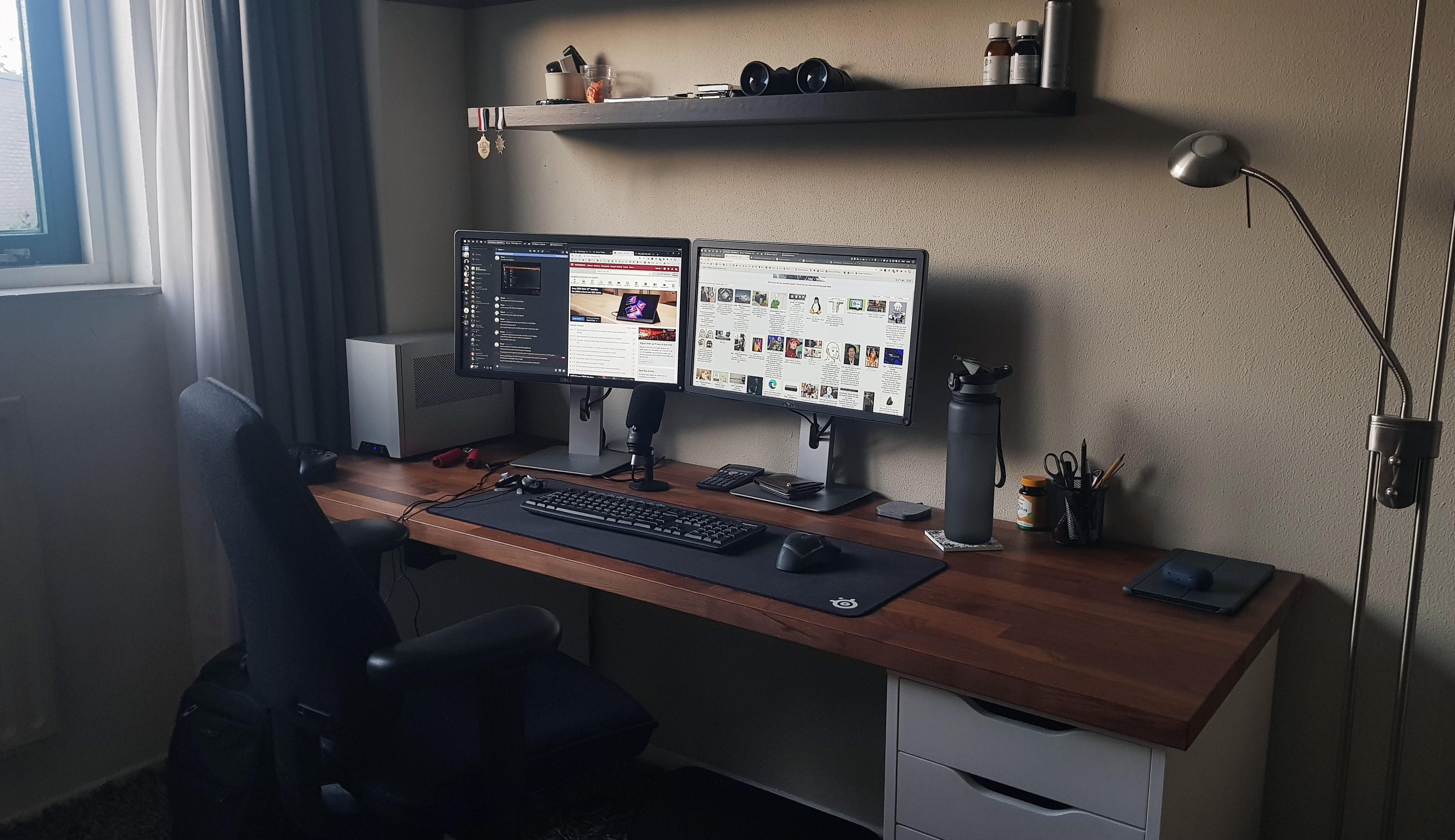 My desktop | Scrolller