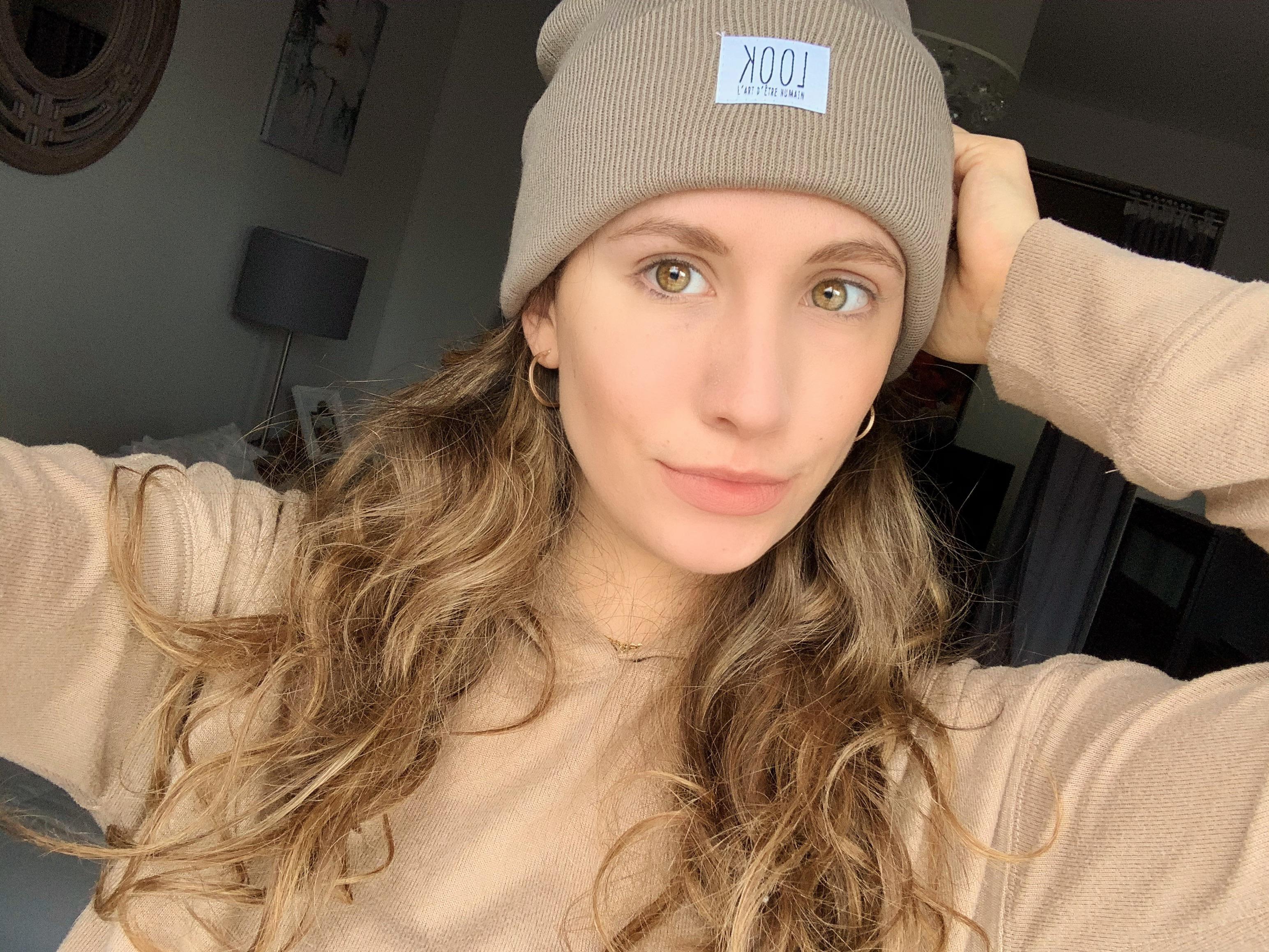 My eyes change color depending on the light 😇 | Scrolller