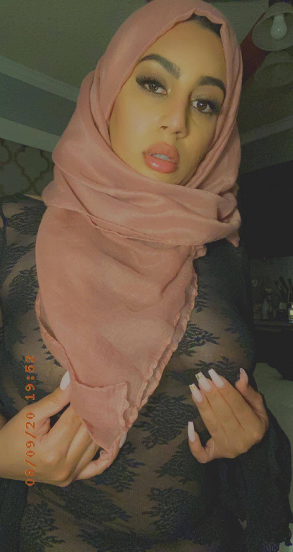 My favorite hijab 👅 | Scrolller
