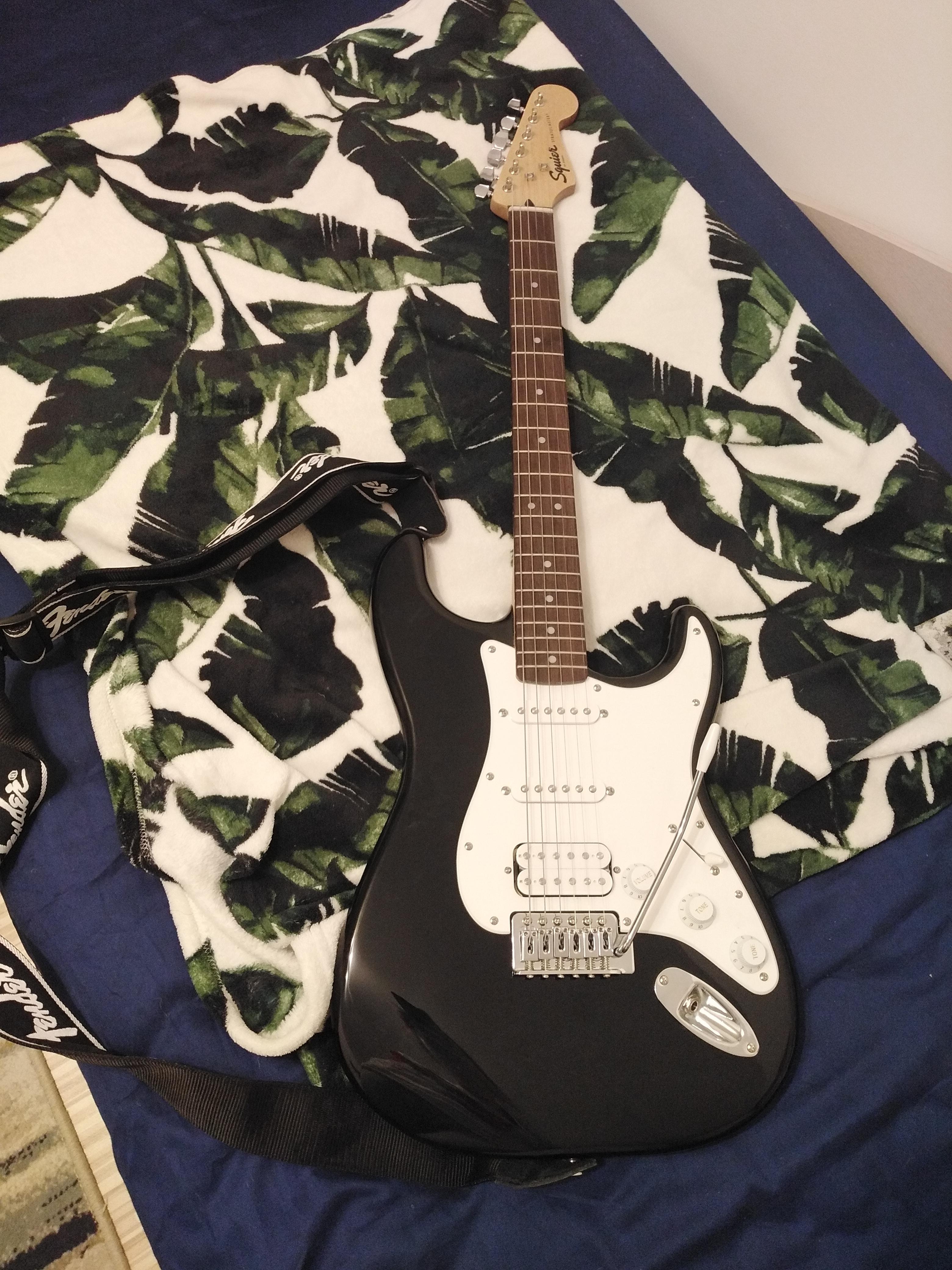My First Electric Guitar! :D | Scrolller