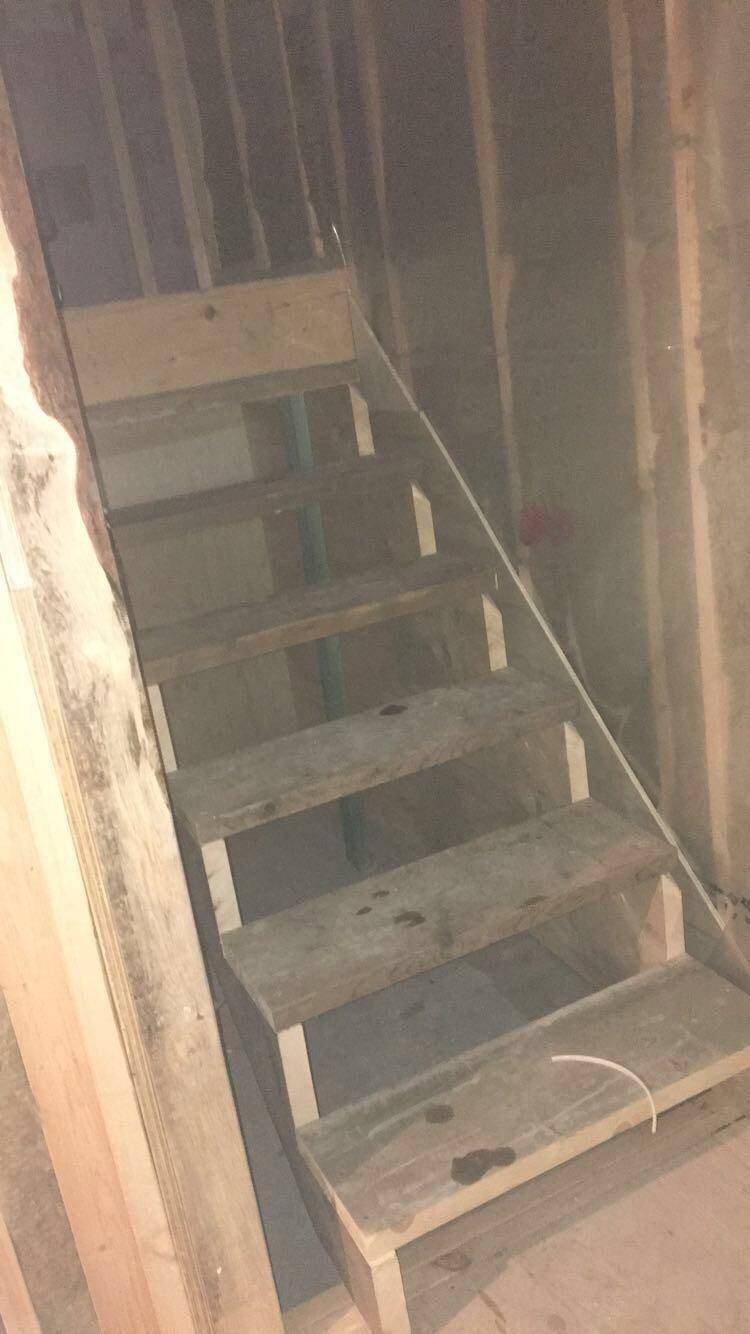 My first ever stair build. Started my apprenticeship a few months ago ...