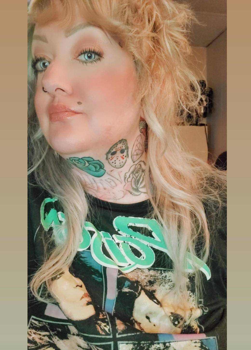 My flat iron broke😪 but im kinda digging this look. [OC] | Scrolller