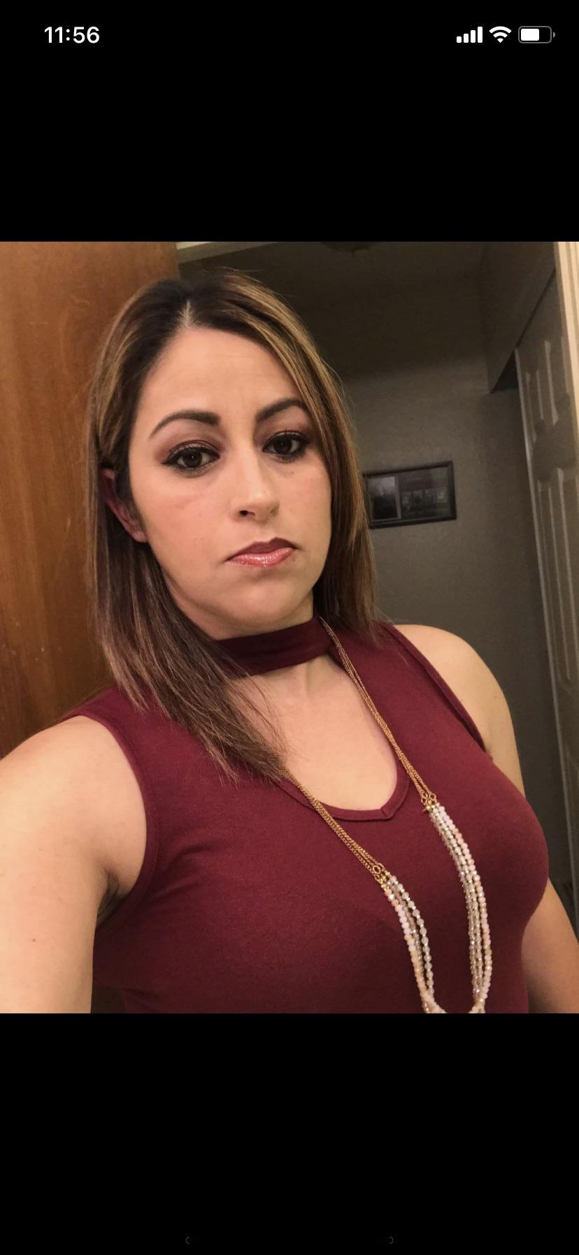 My friends hot mom just made me bust a nut🤤💦💦 Shes the only reason i bare with her bullshit but ...