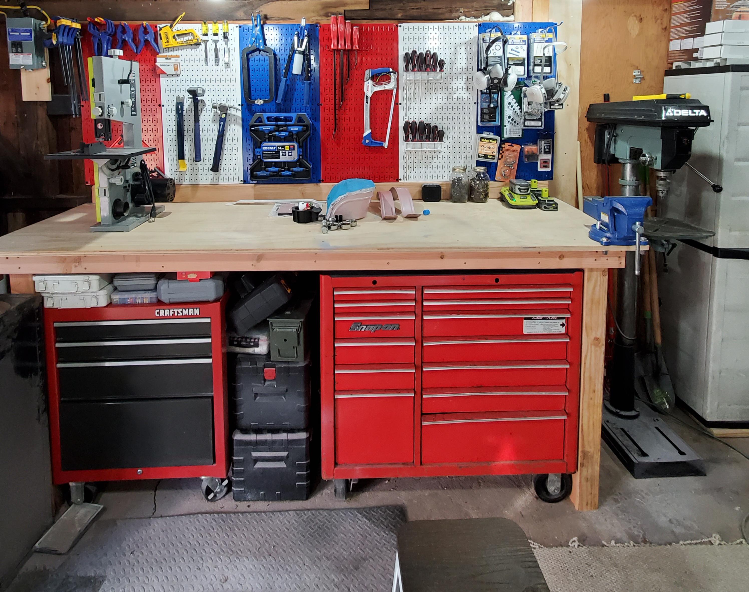 My garage workbench | Scrolller