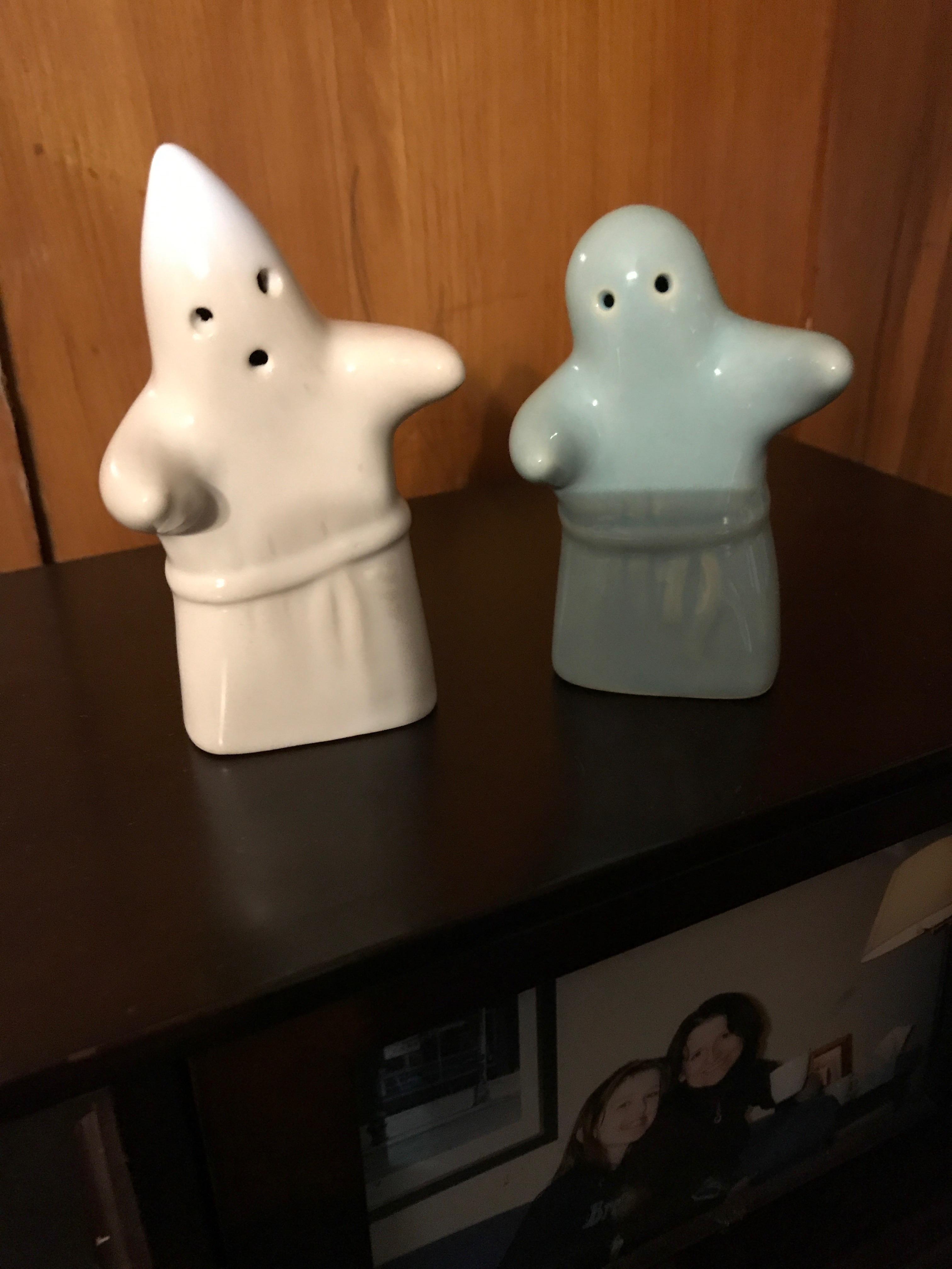 My great-grandmother’s questionable salt and pepper shakers | Scrolller