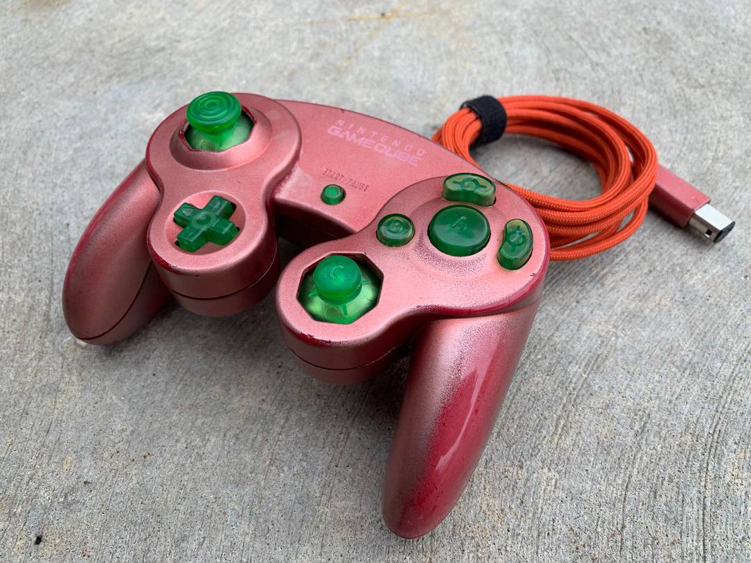 My heavily worn down Samus themed controller | Scrolller