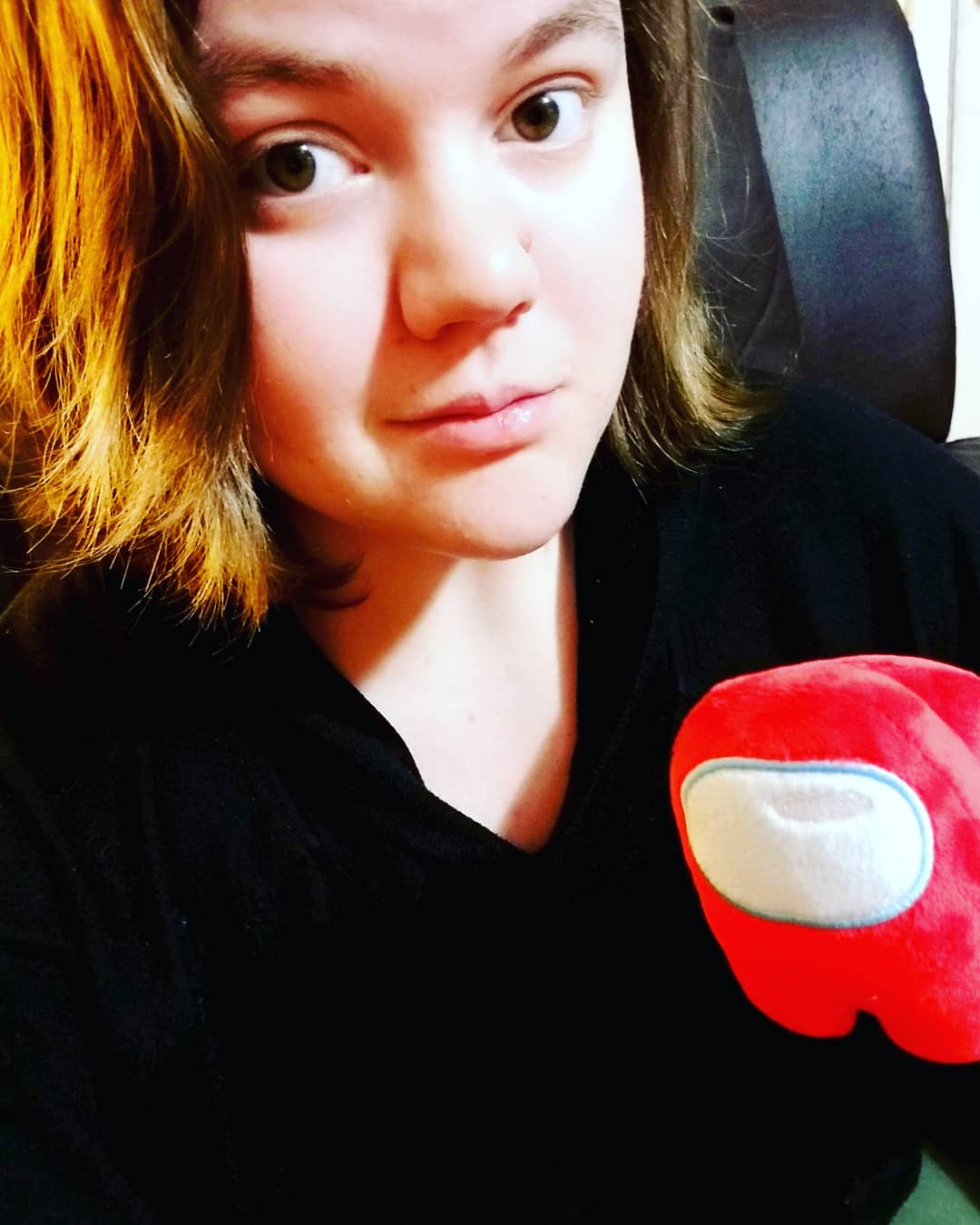 My mini crewmate and I | Scrolller