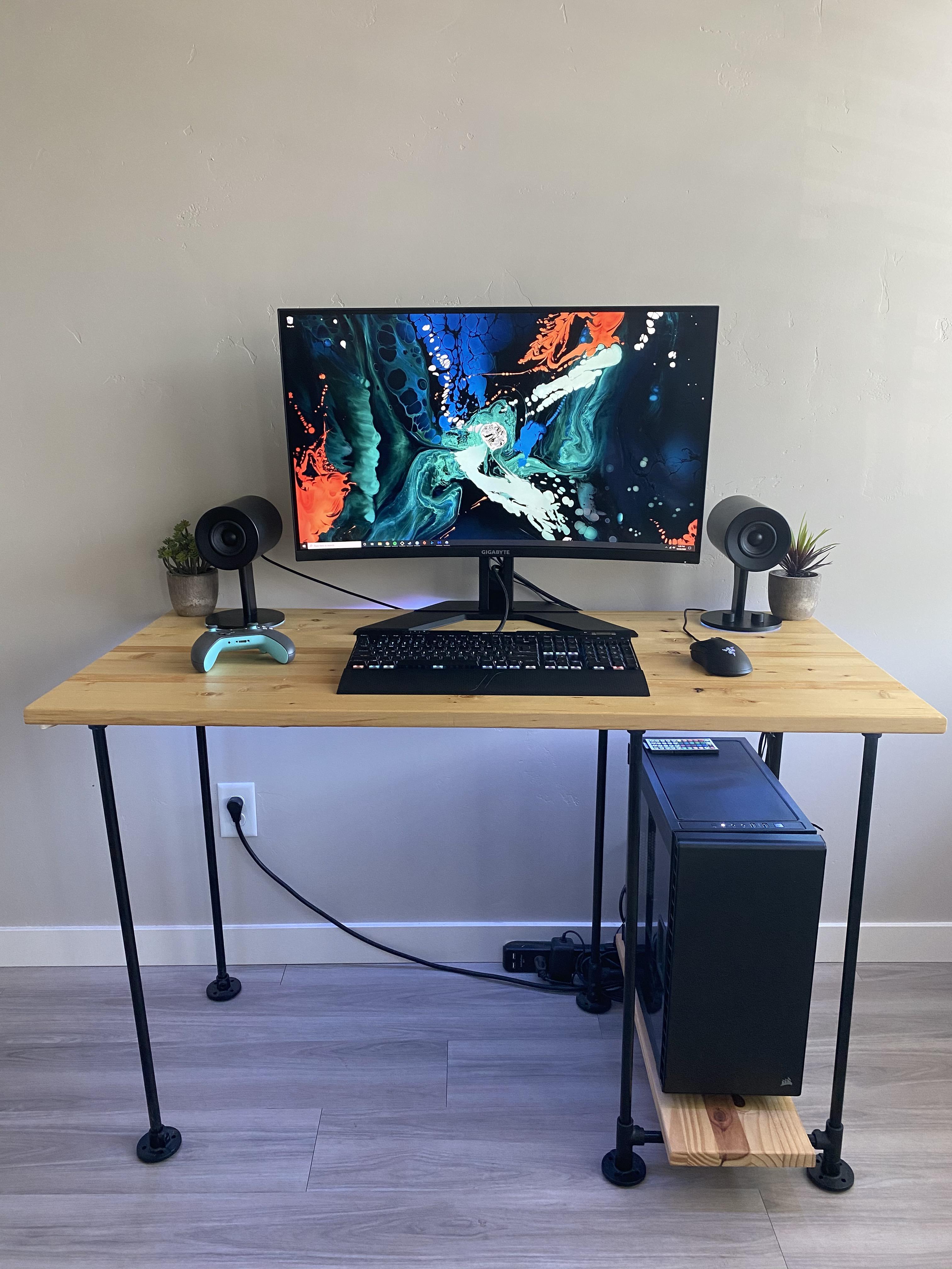 My Minimalistic Setup + Desk I Built | Scrolller