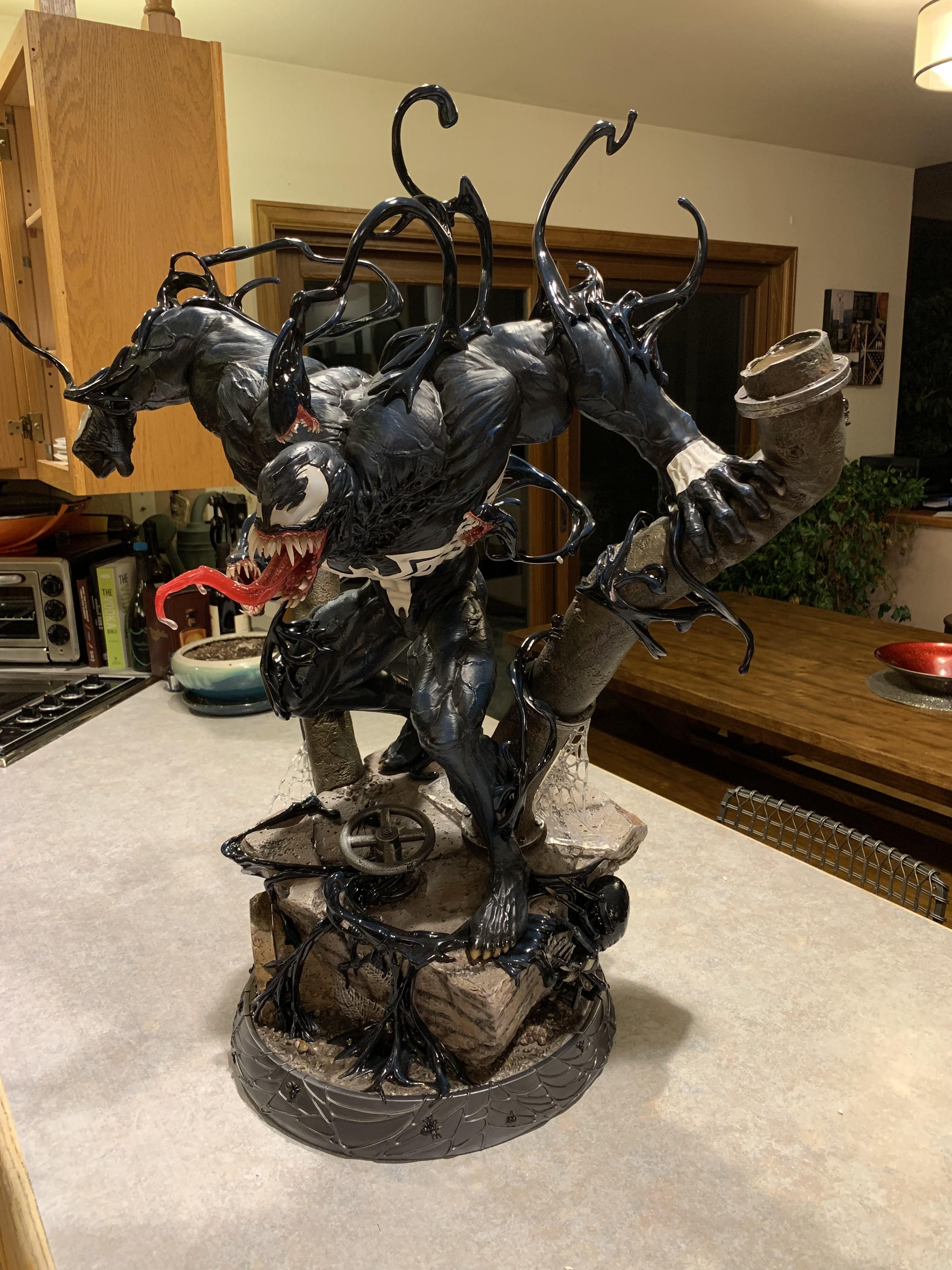 My new Venom statue | Scrolller