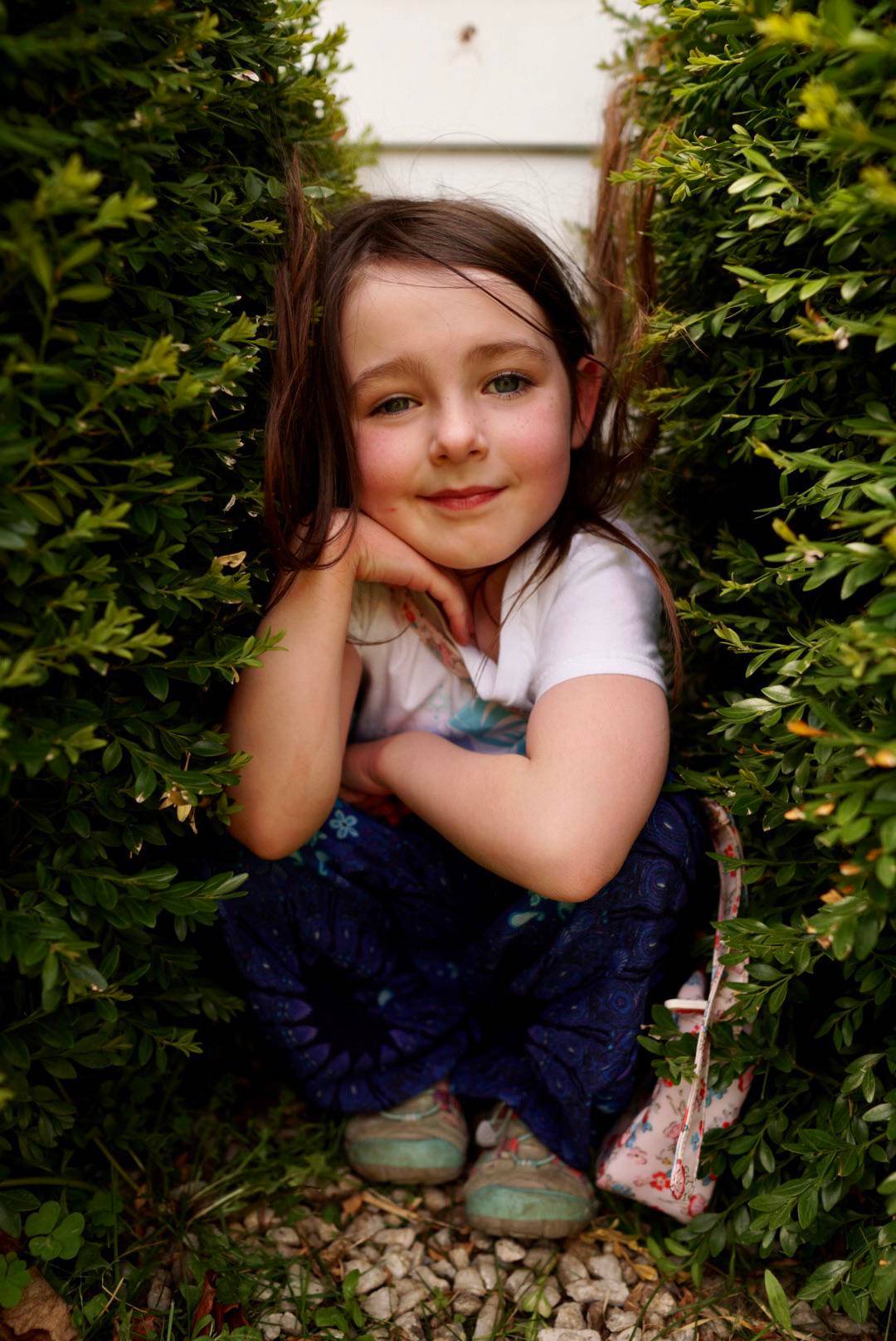 My Niece Scrolller