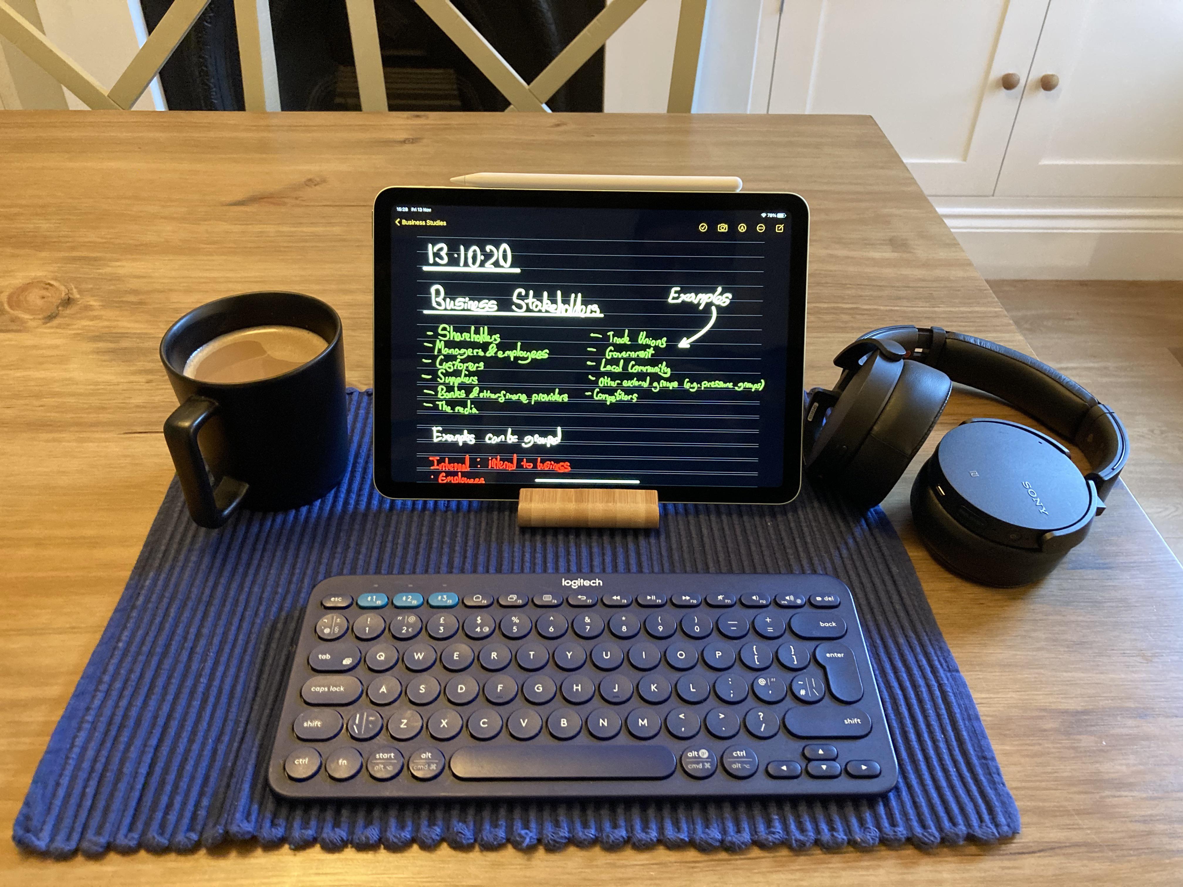My simple iPad Air 4 setup | Scrolller