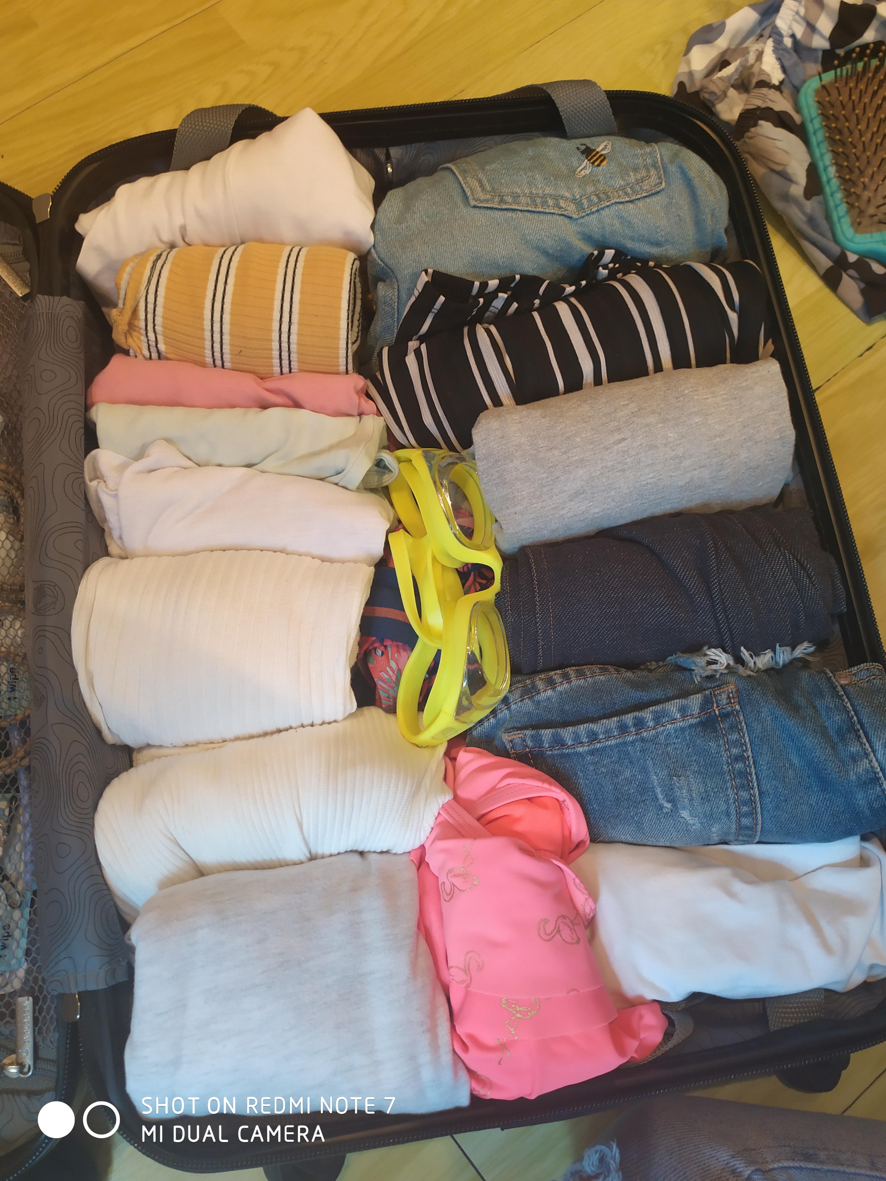 my sister's packing skills | Scrolller