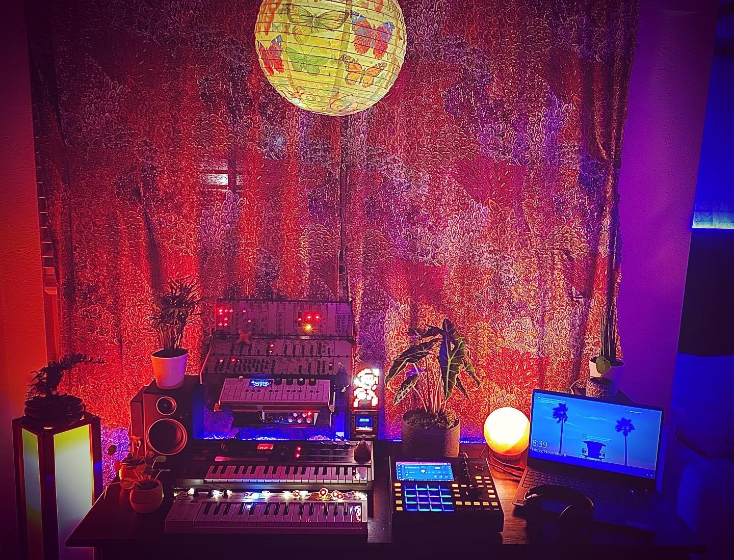 My studio layout for November. | Scrolller