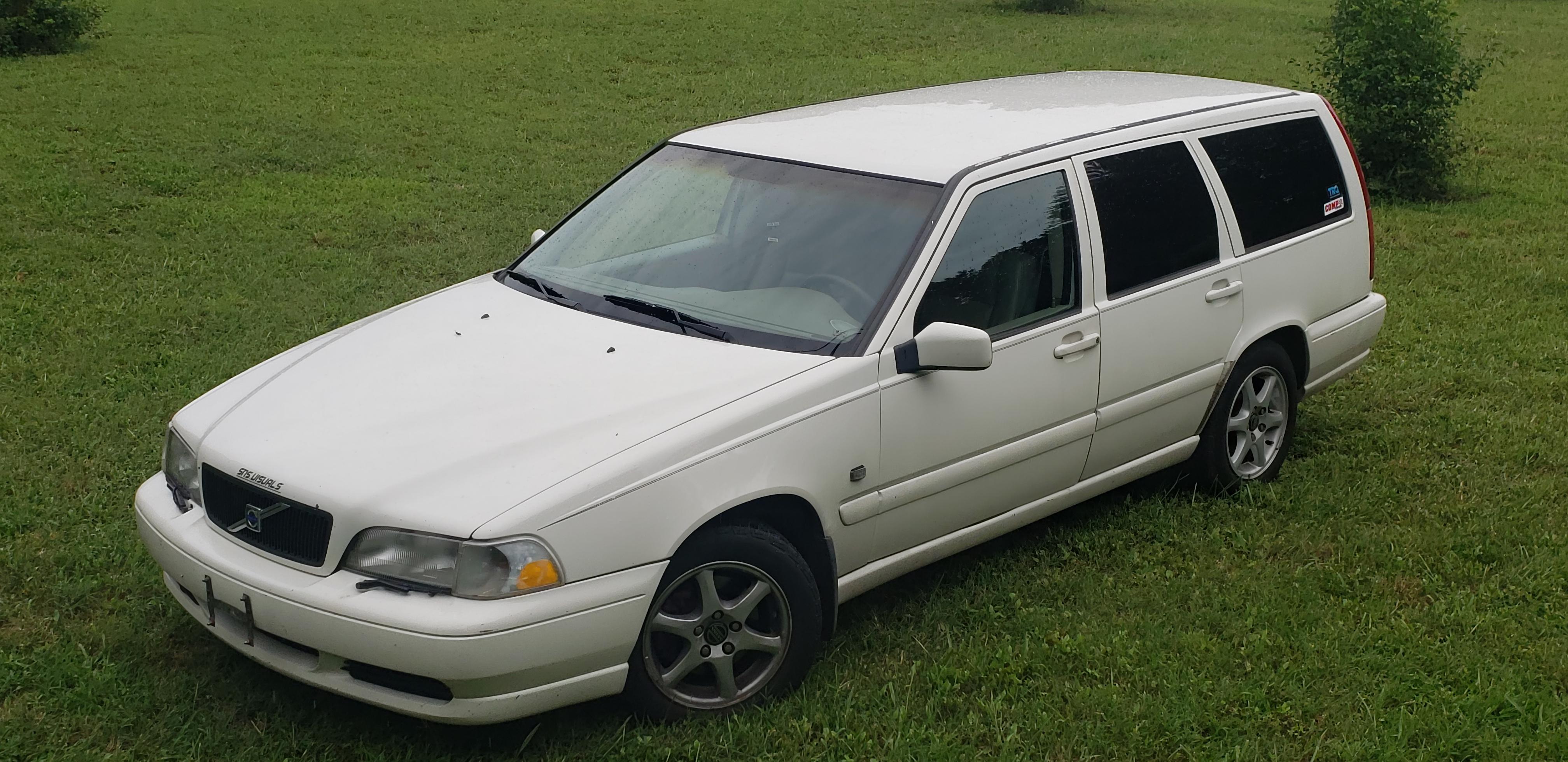 My very first car! A 1999 Volvo V70 | Scrolller