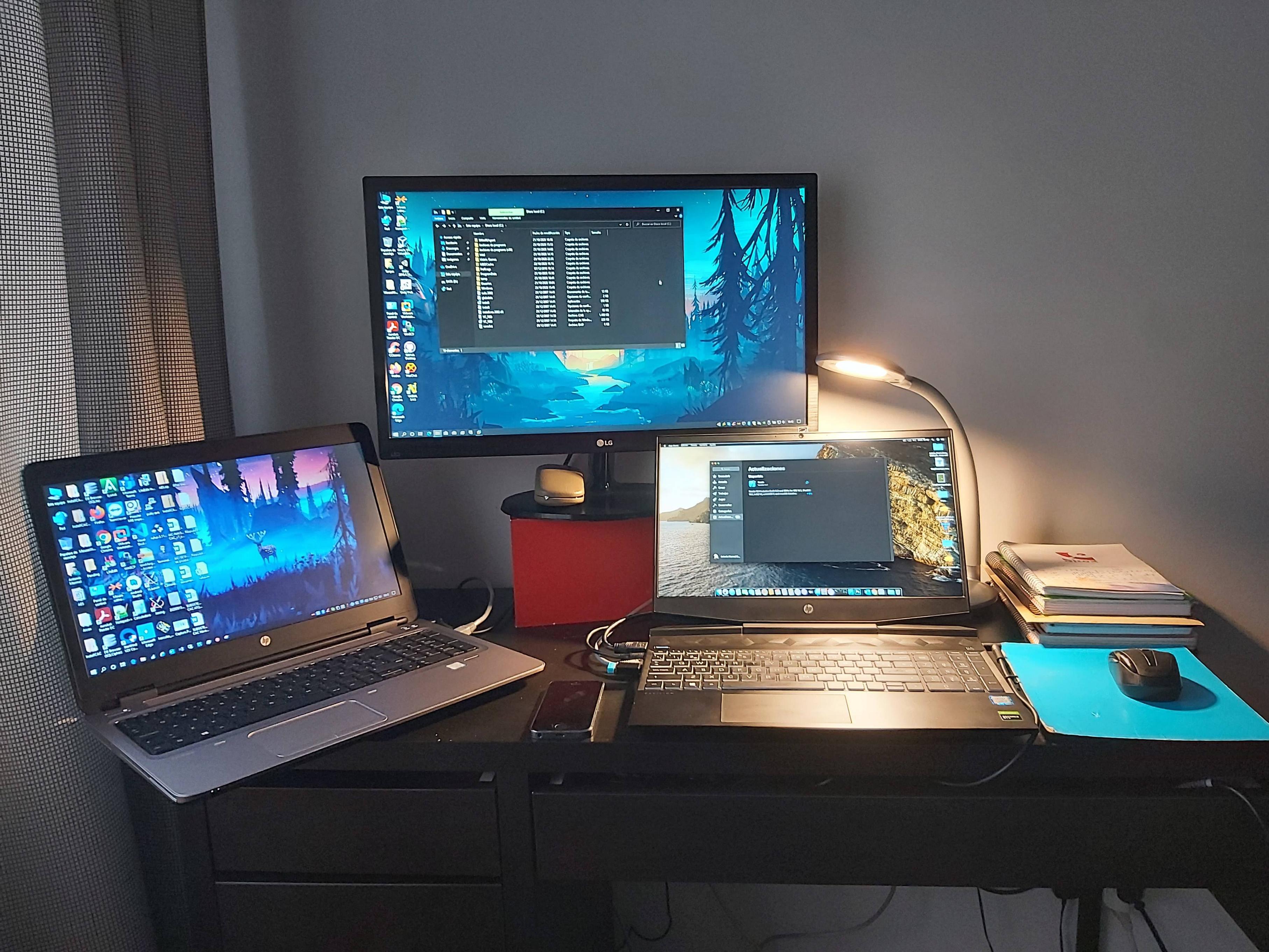My work setup | Scrolller