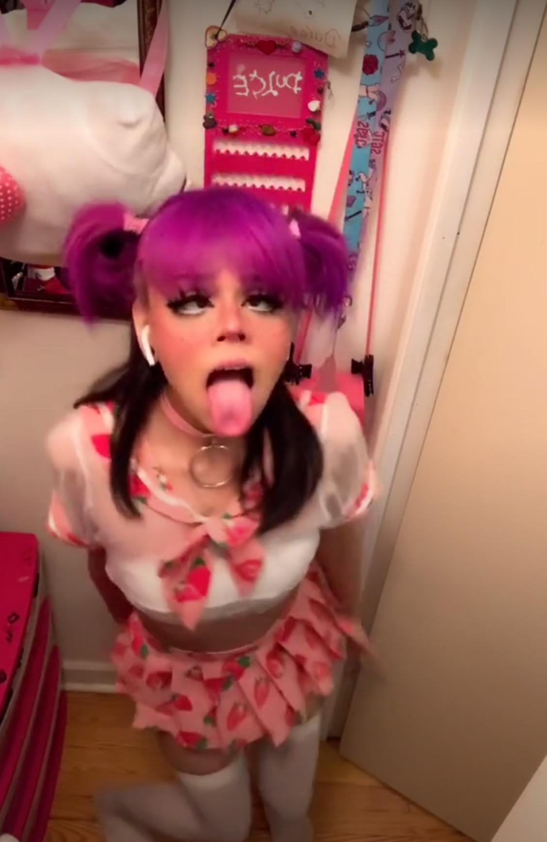 N2 Vanity With Her Tongue Out | Scrolller