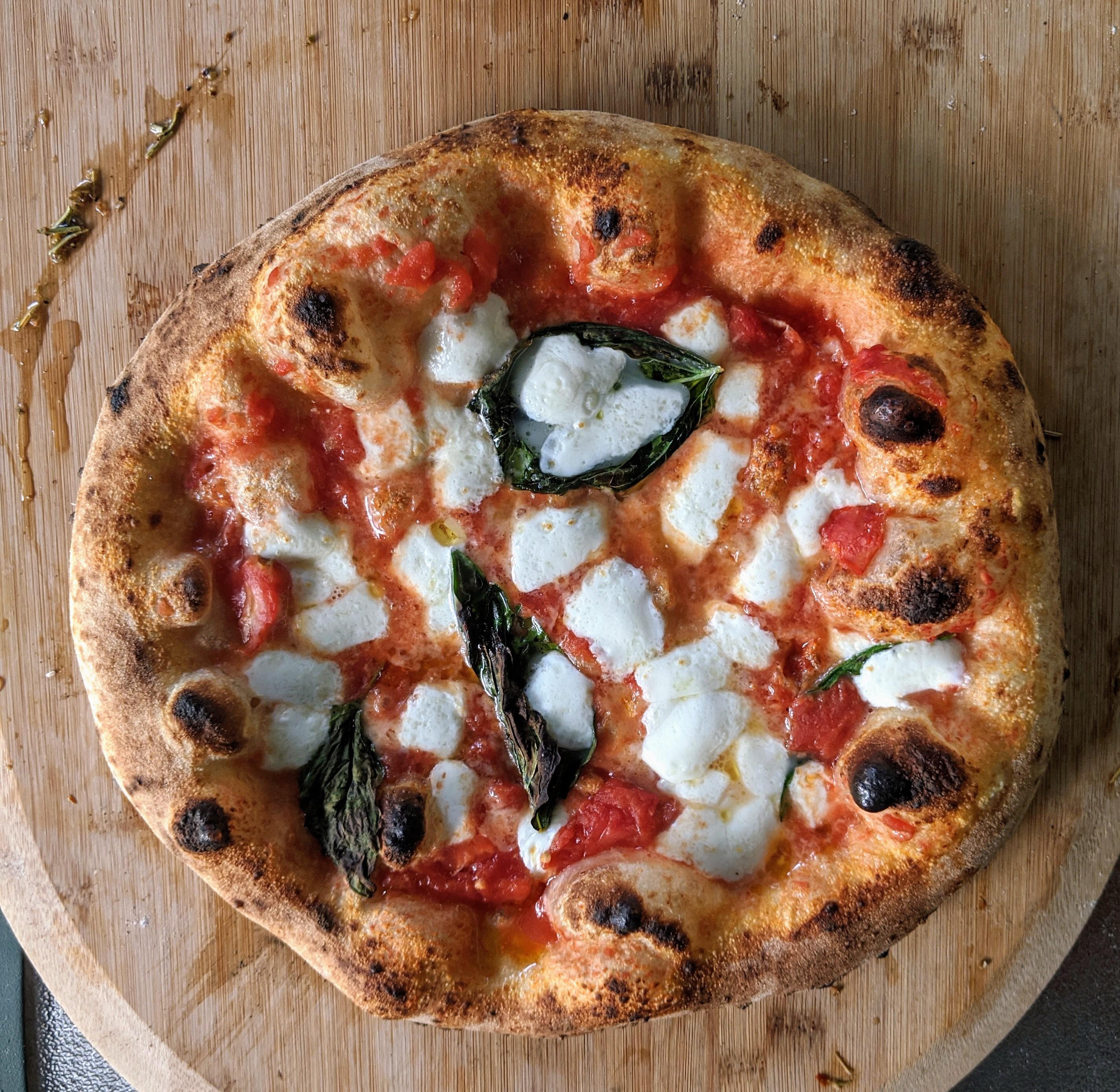 Neapolitan Pizza Margherita [Homemade] | Scrolller