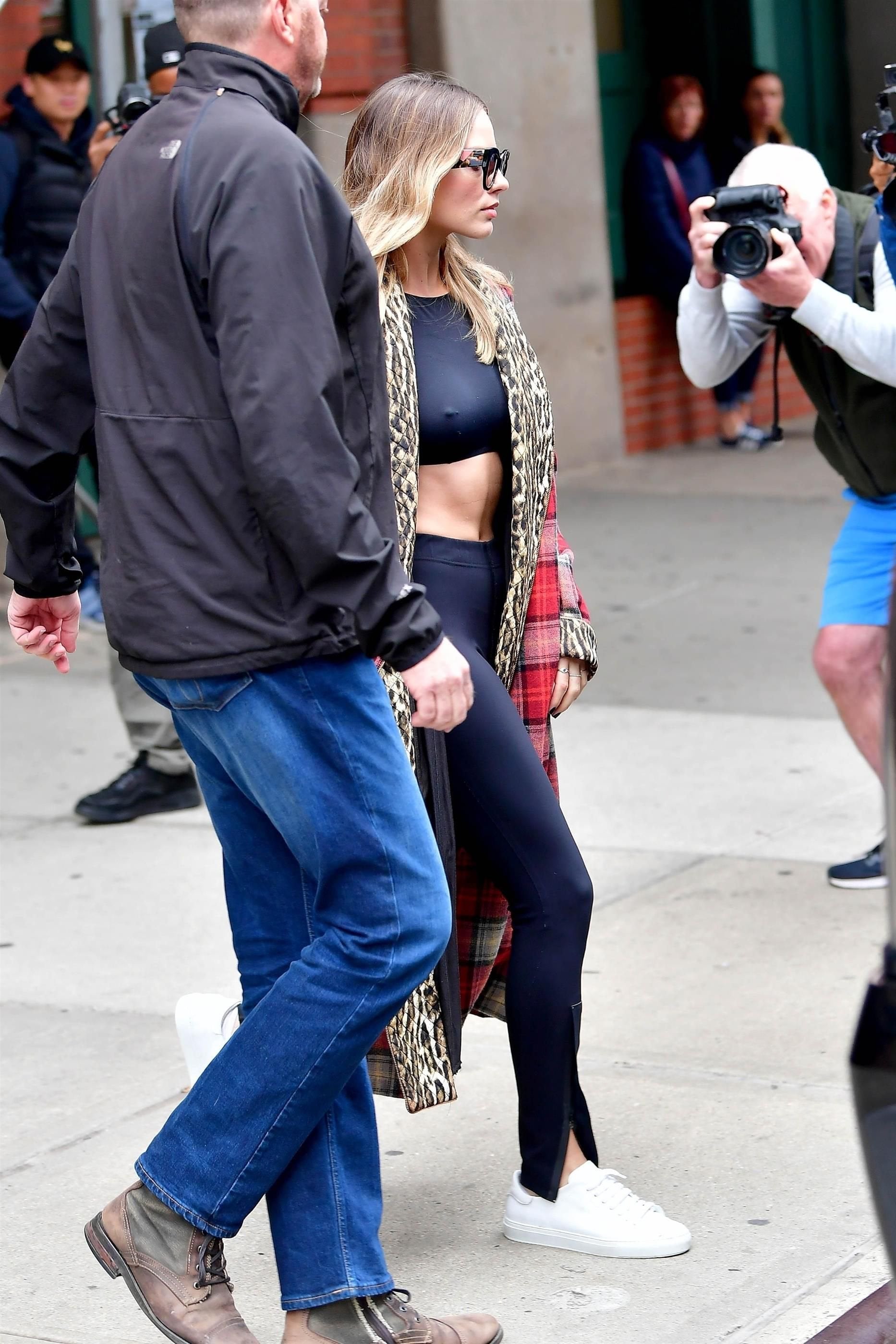 Never Knew Margot Robbie Was In The Celeb Nip Piercing Club Scrolller