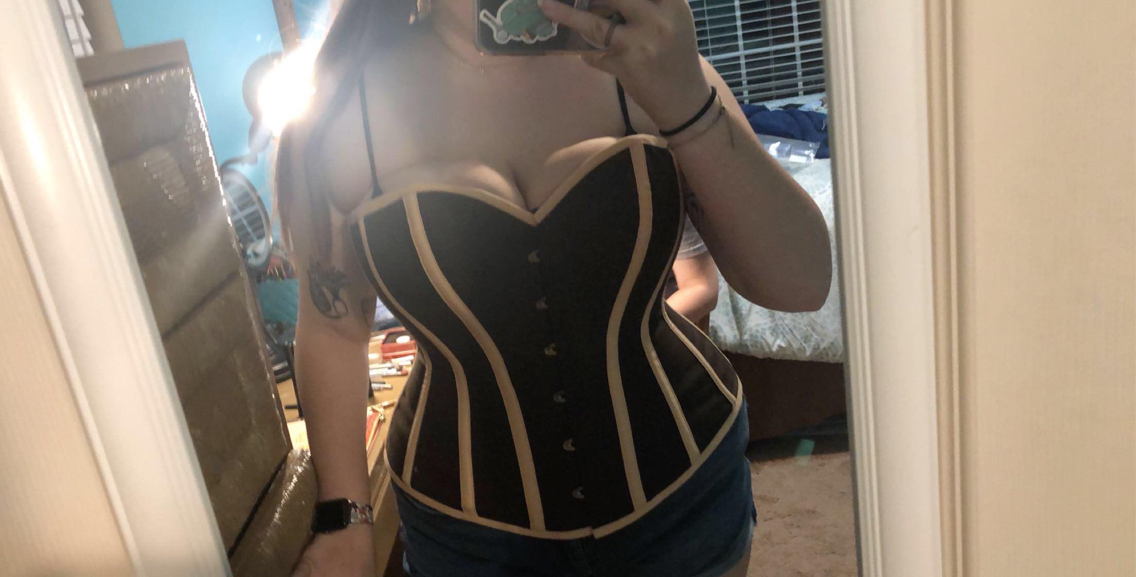 New corset 🖤 | Scrolller