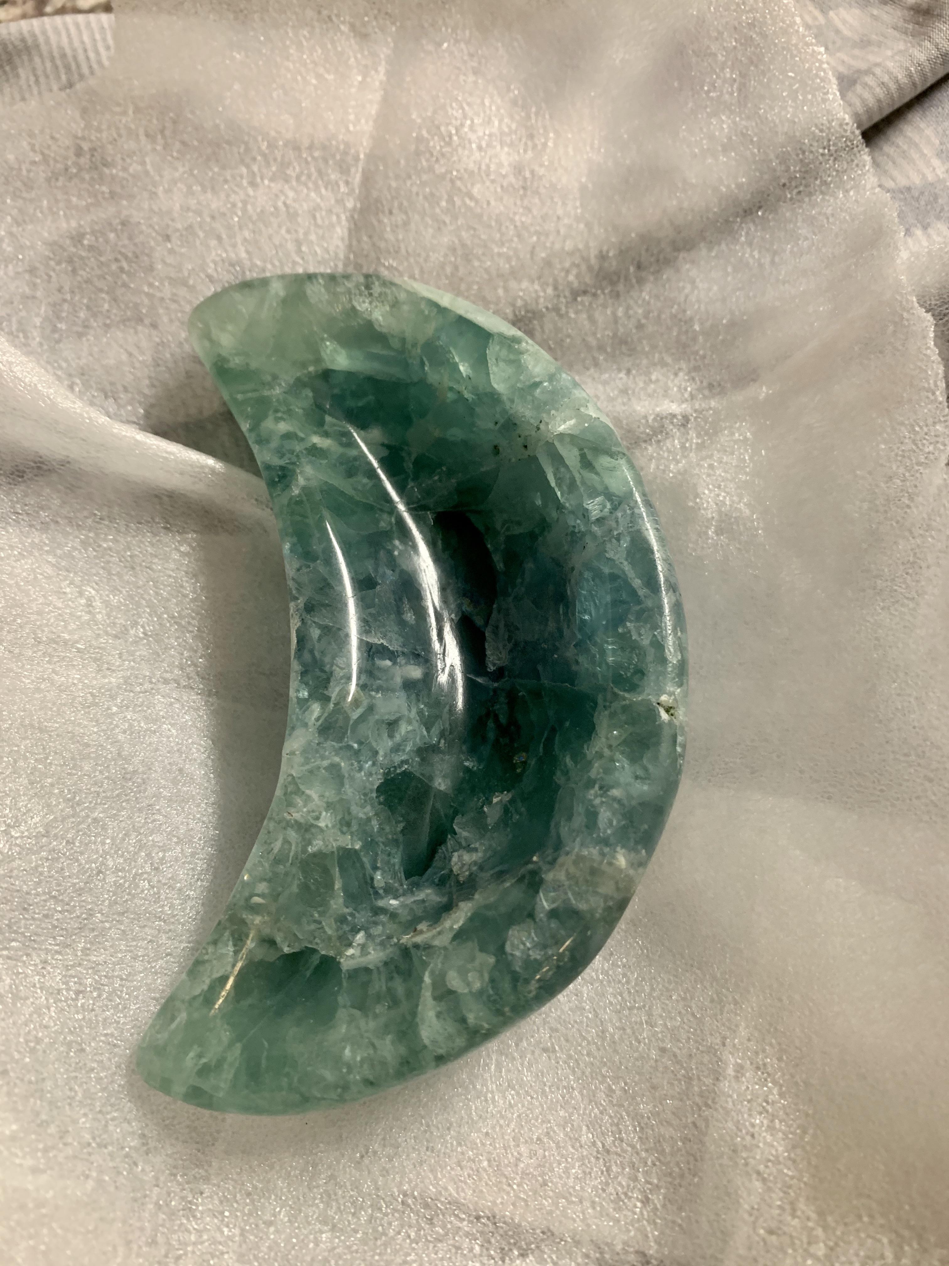 New crescent Fluorite! 🌙 | Scrolller