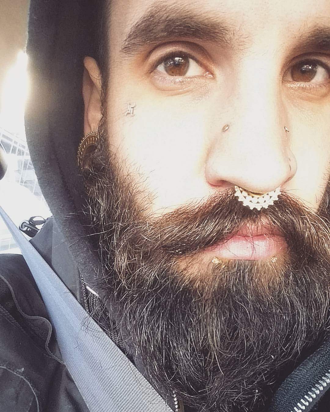 New high nostrils. All gold everything. | Scrolller