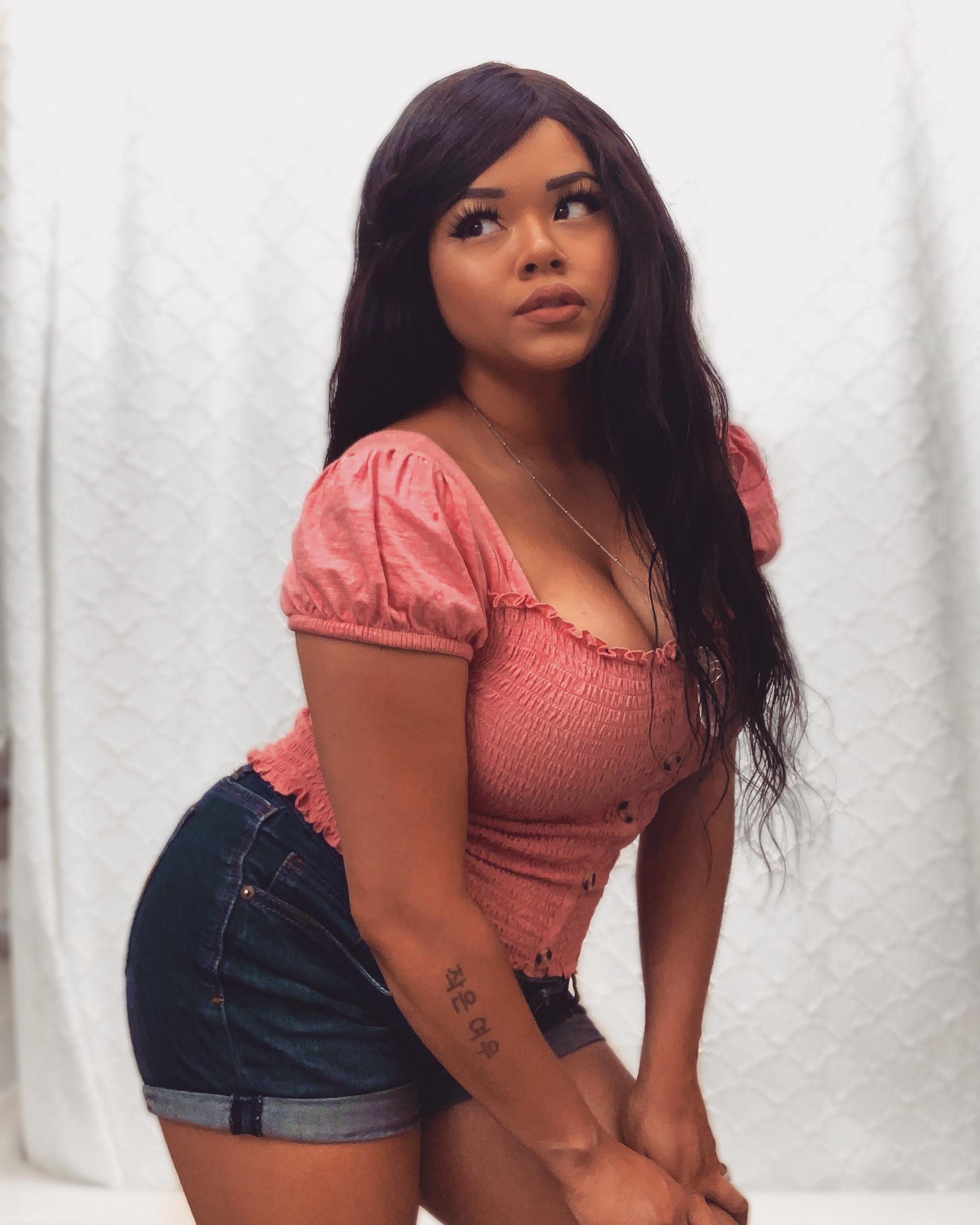 New on here ️ how are y’all tonight? | Scrolller